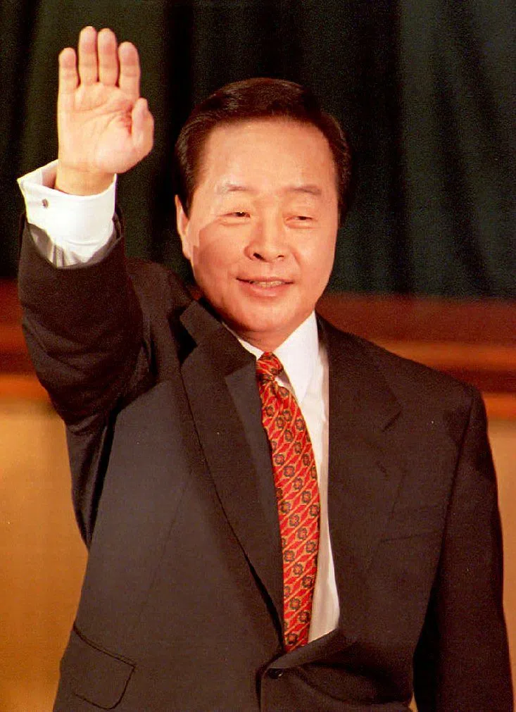 Former South Korean president Kim Young-Sam dies at 87