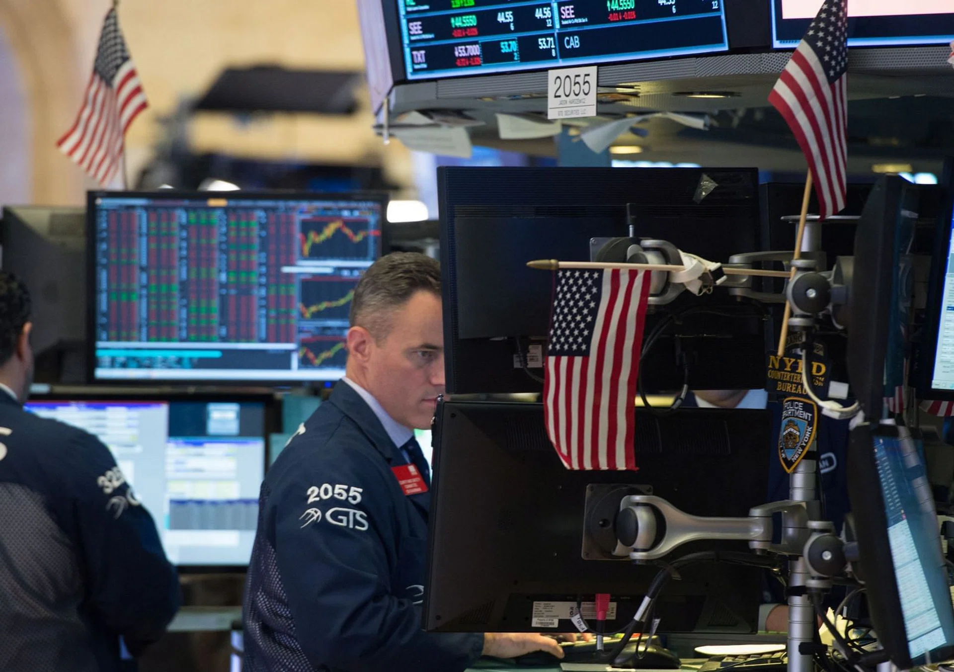 US: Nasdaq, S&P 500 end at records after strong tech earnings - The ...