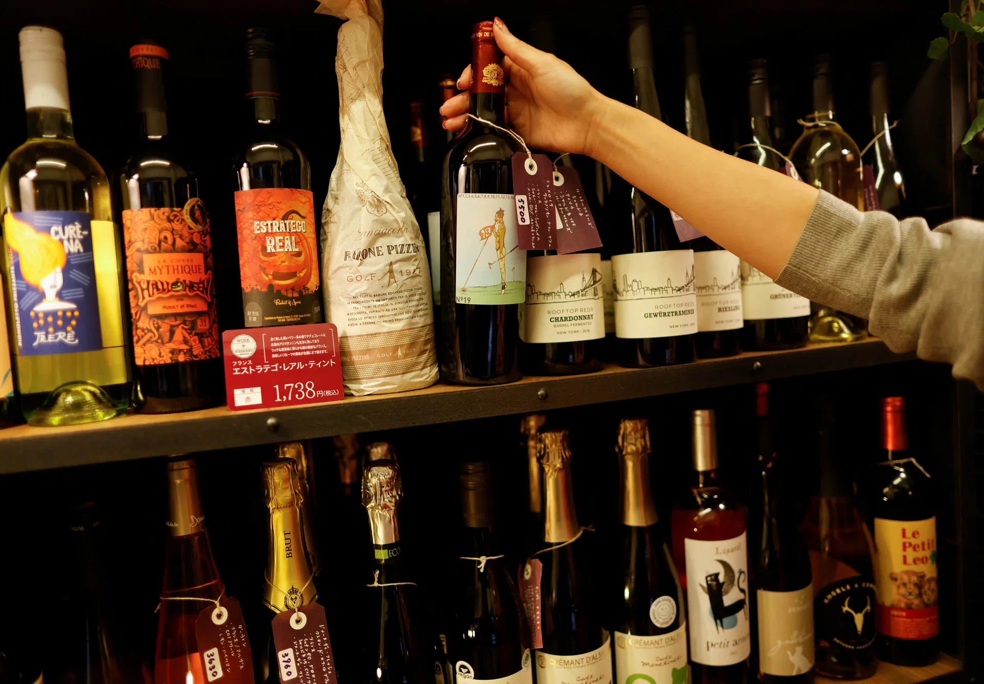 Global wine trade hits record-high value but volumes fall - The ...