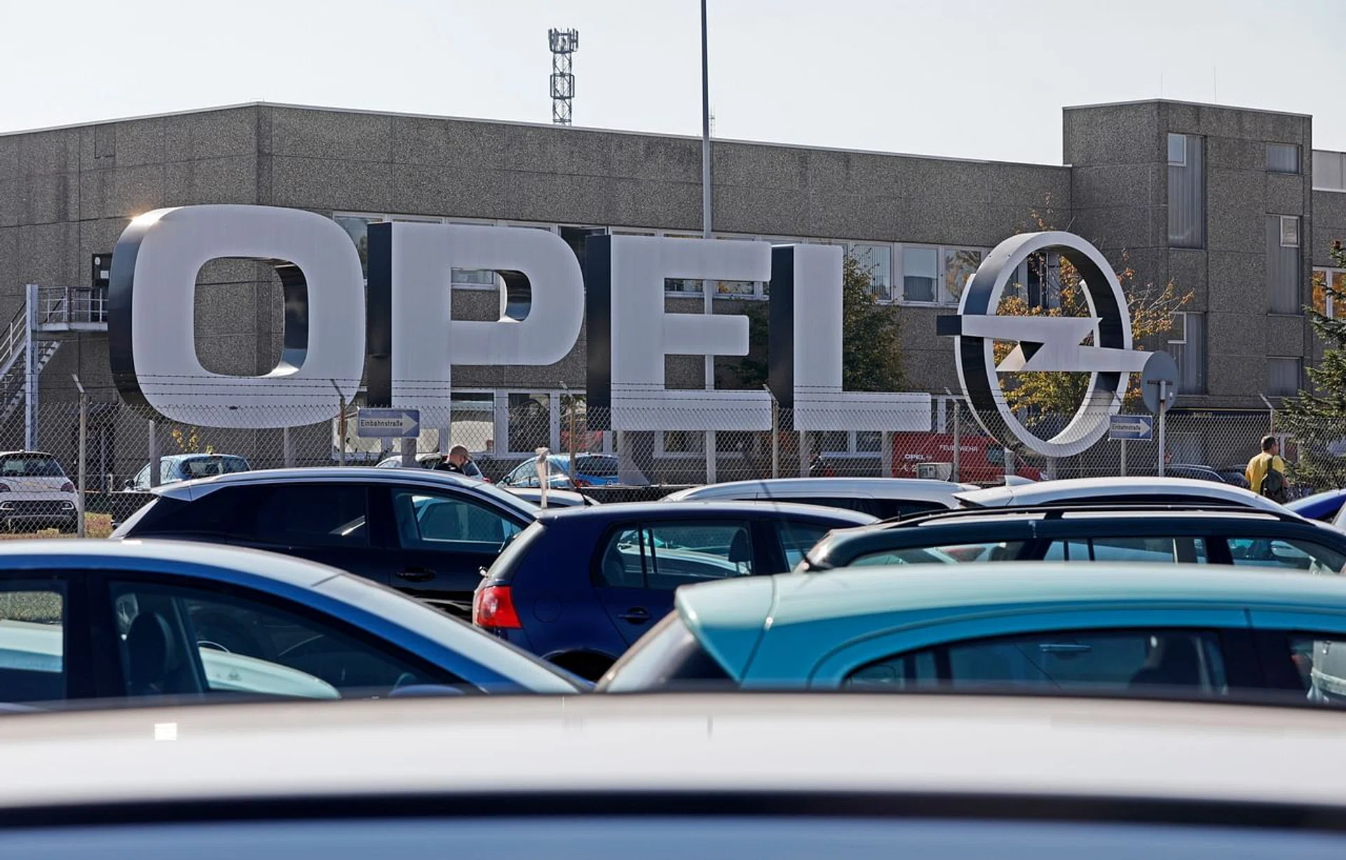 Around 100,000 Opel vehicles to be recalled in diesel probe - ministry ...
