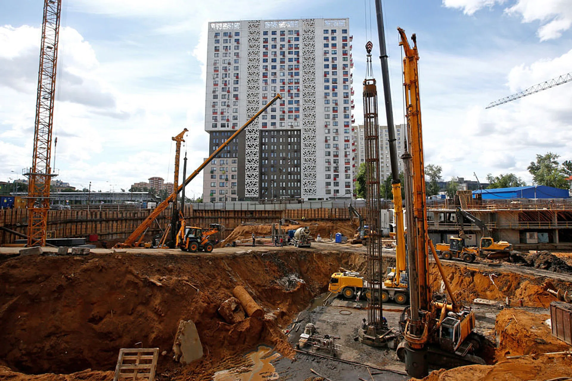 Home-building drive in Moscow threatens developers' profits - The ...