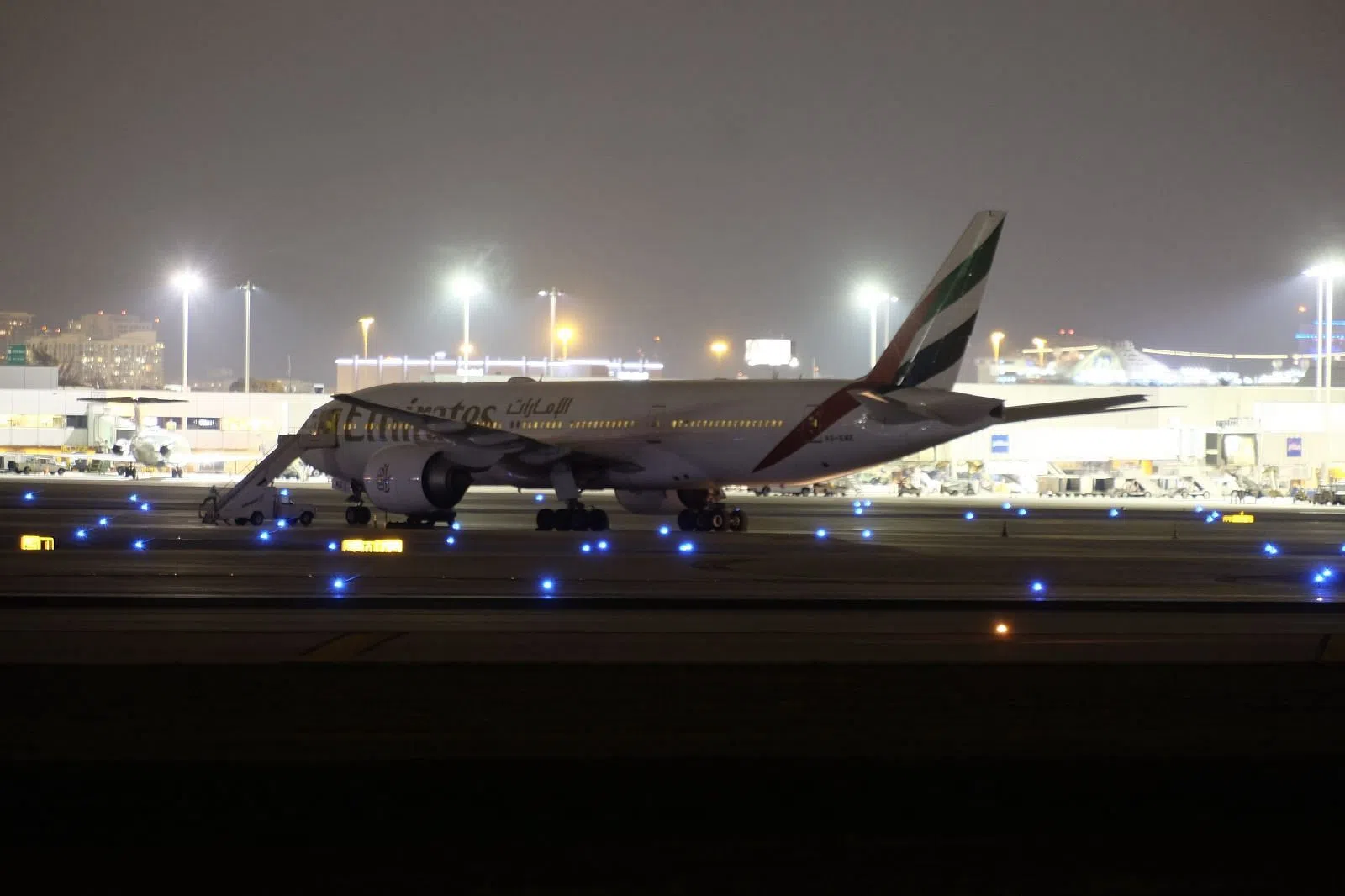 Emirates to open up Dubai luxury lounges to lower-tier frequent flyers ...