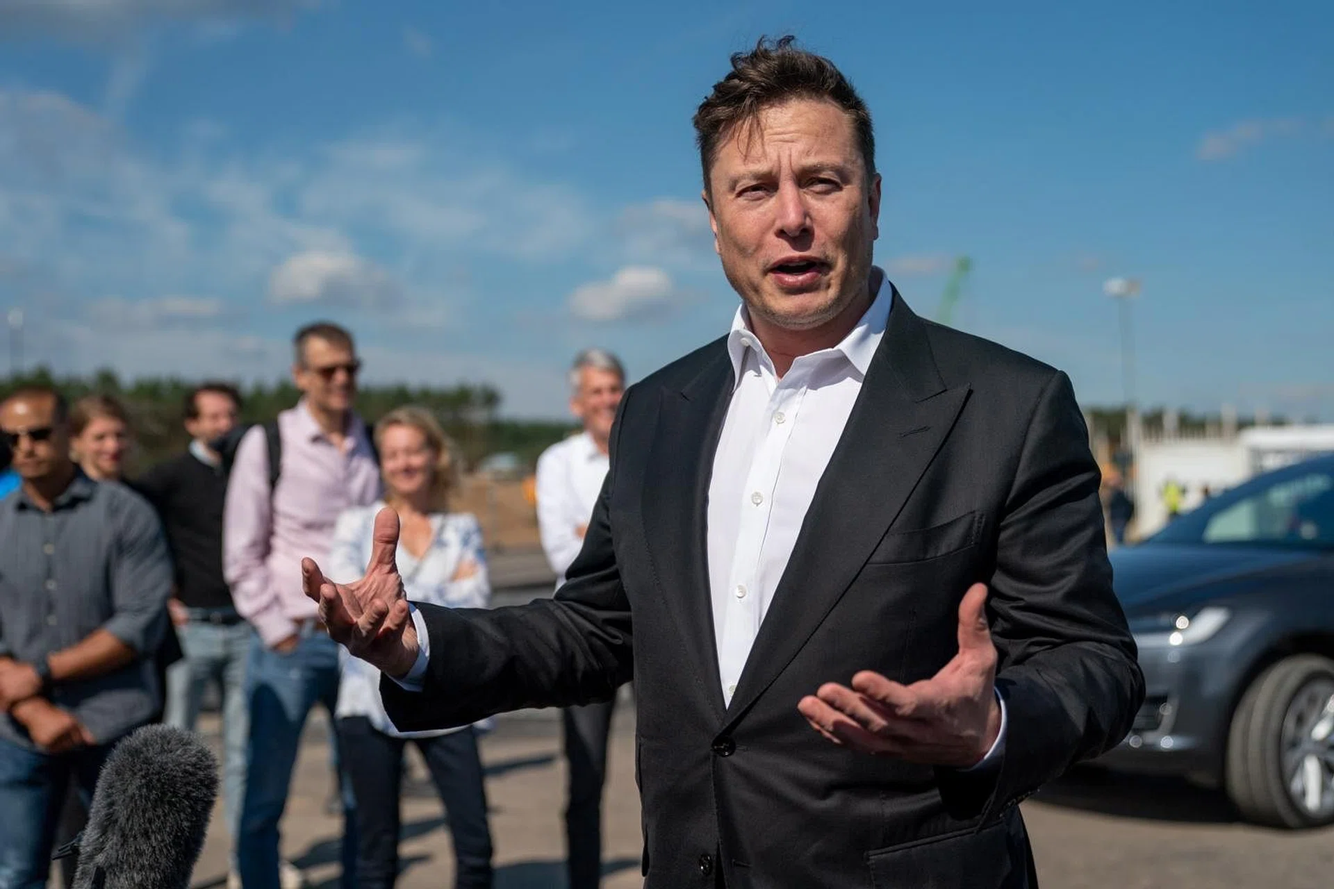 Elon Musk promises Tesla design overhaul, 'rave cave' at Berlin plant ...