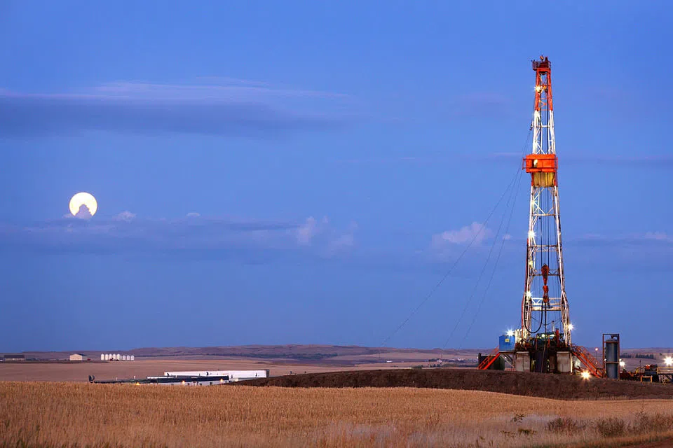 Oil slump drives US drillers to idle the most rigs in 2 years