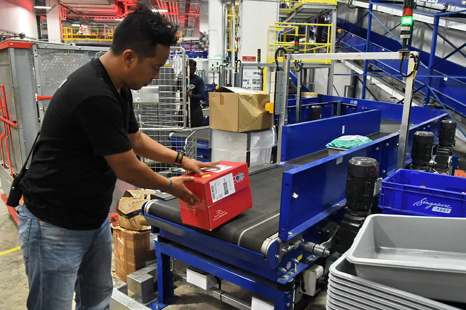 Asian postal services adapt to stay relevant in e-commerce era