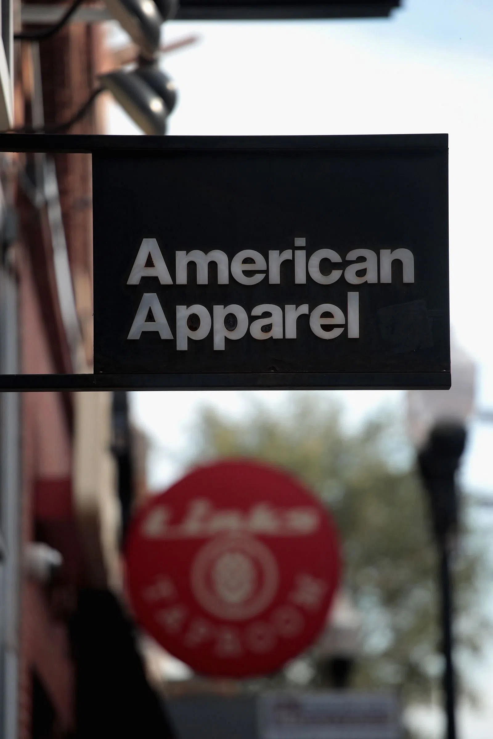 Amazon, Forever 21 vying for bankrupt American Apparel - The Business Times
