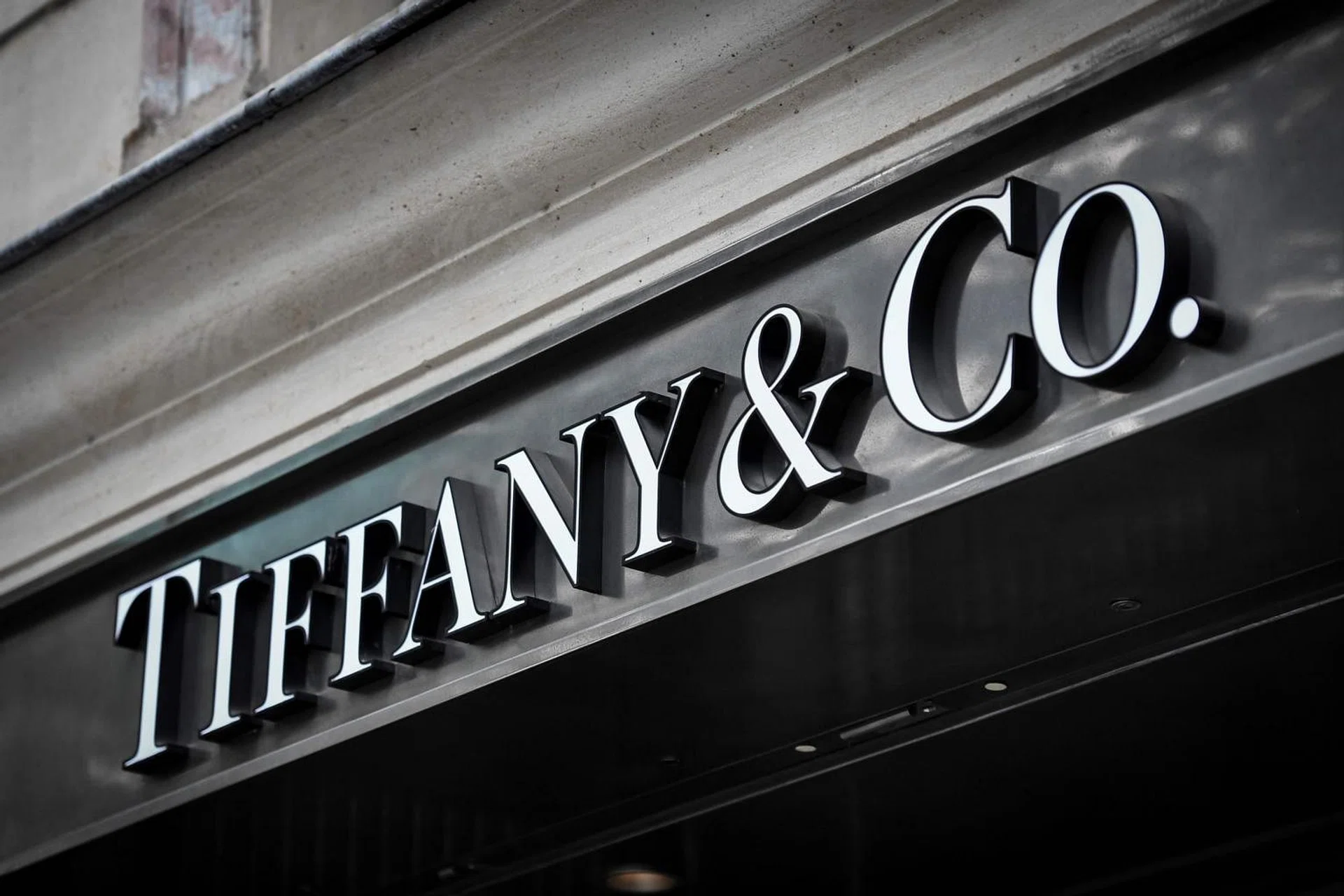 LVMH gets access to Tiffany's books after it raises offer: sources ...
