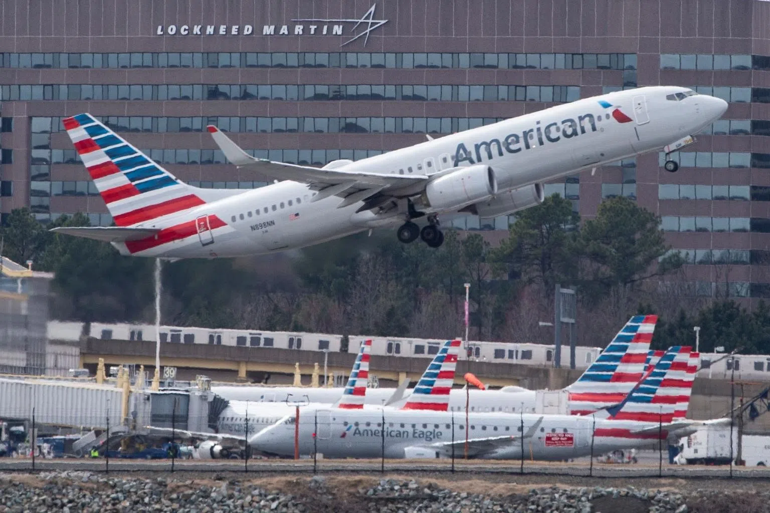 American, United push back 737 MAX return amid new approval delays ...