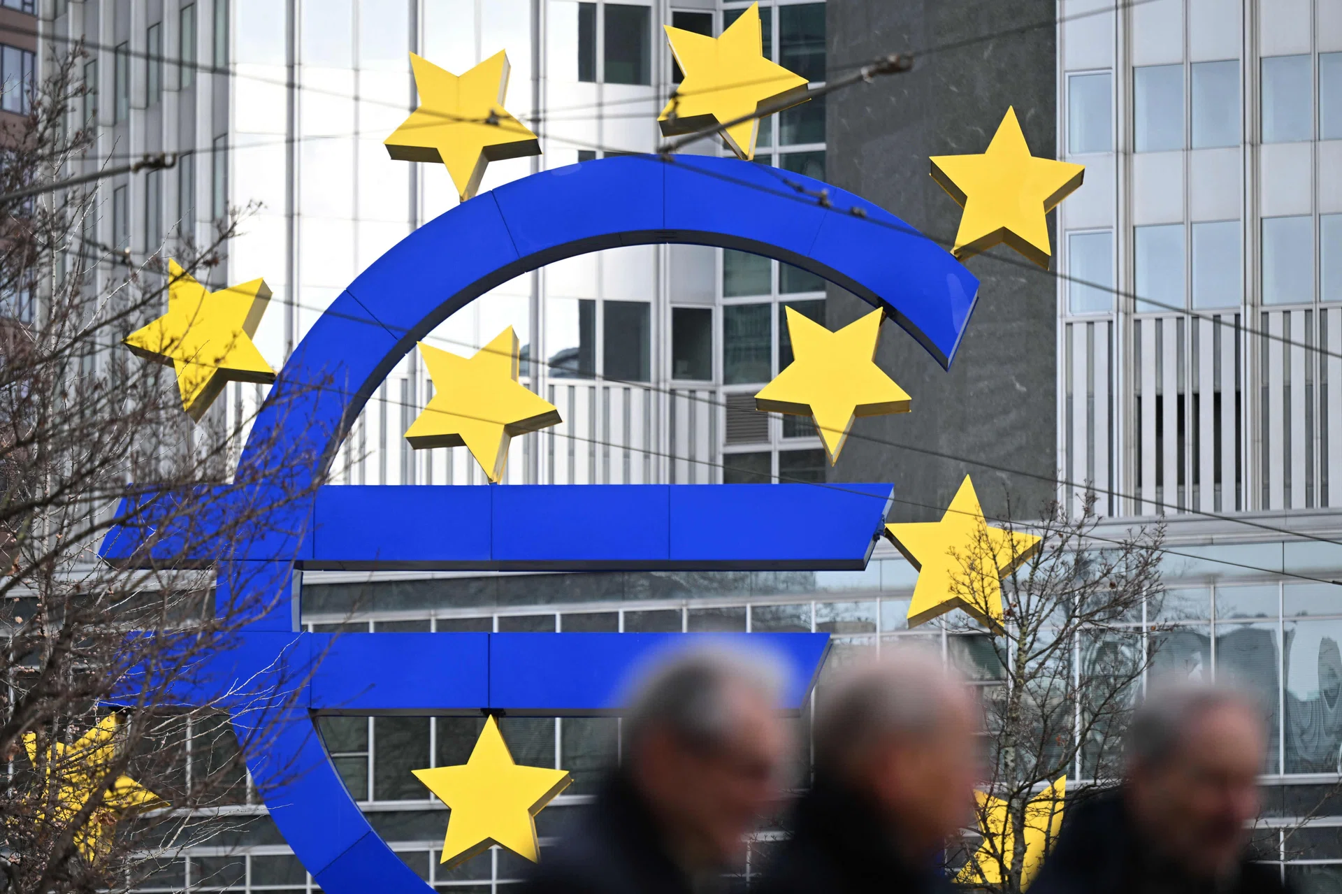 Lessons from the euro’s first 25 years - The Business Times