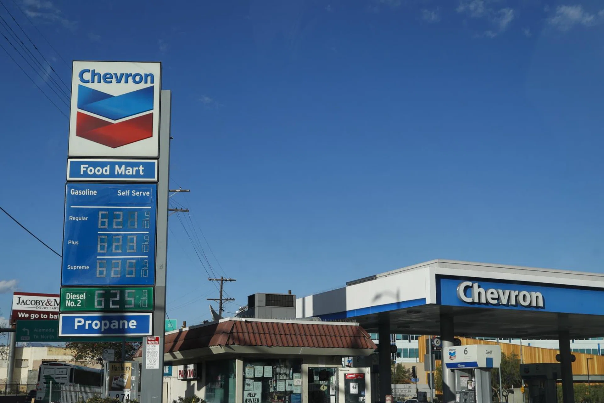 Chevron posts record profit, bolstering US$75b buyback plan - The ...