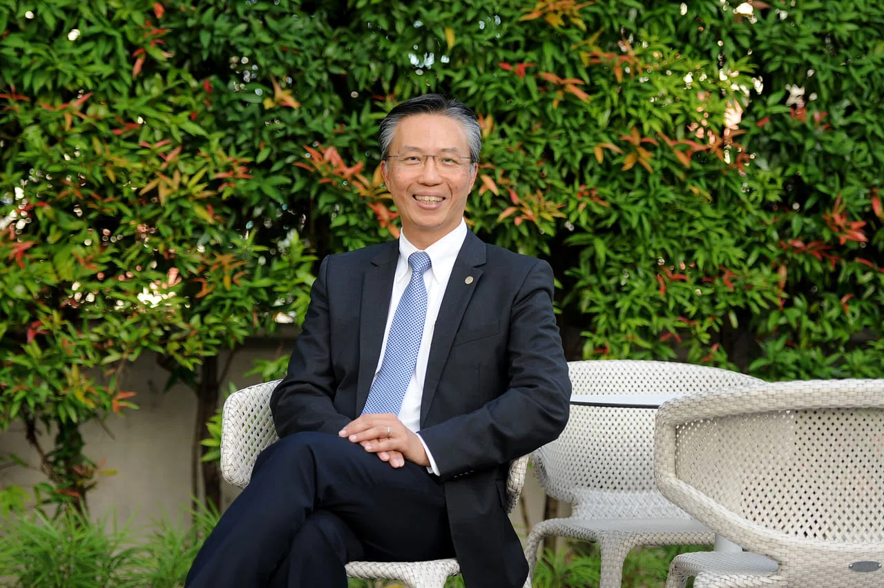 Frasers Hospitality's chief Choe Peng Sum to retire - The Business Times