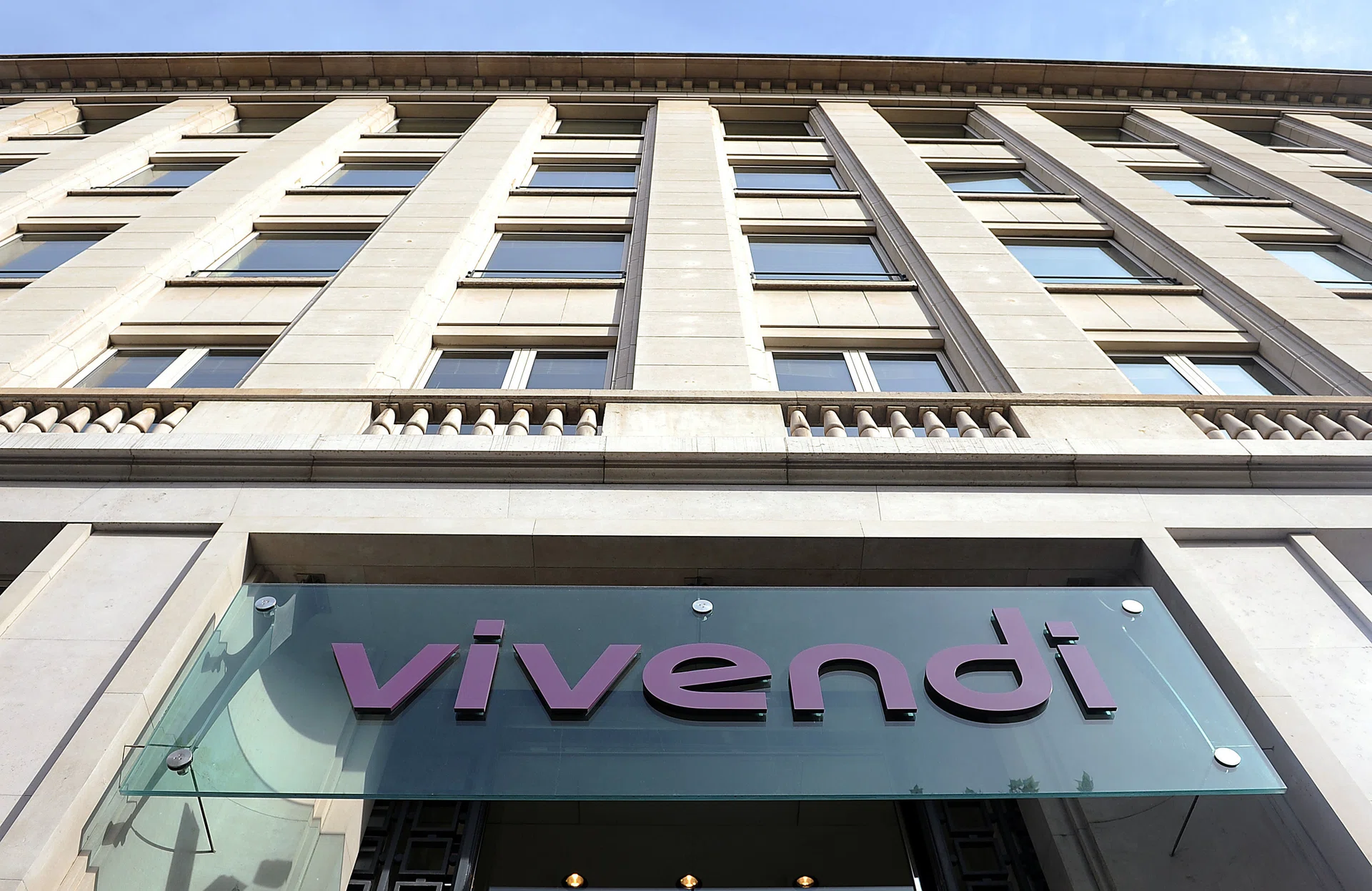 Vivendi rejects call to spin off Universal Music - The Business Times