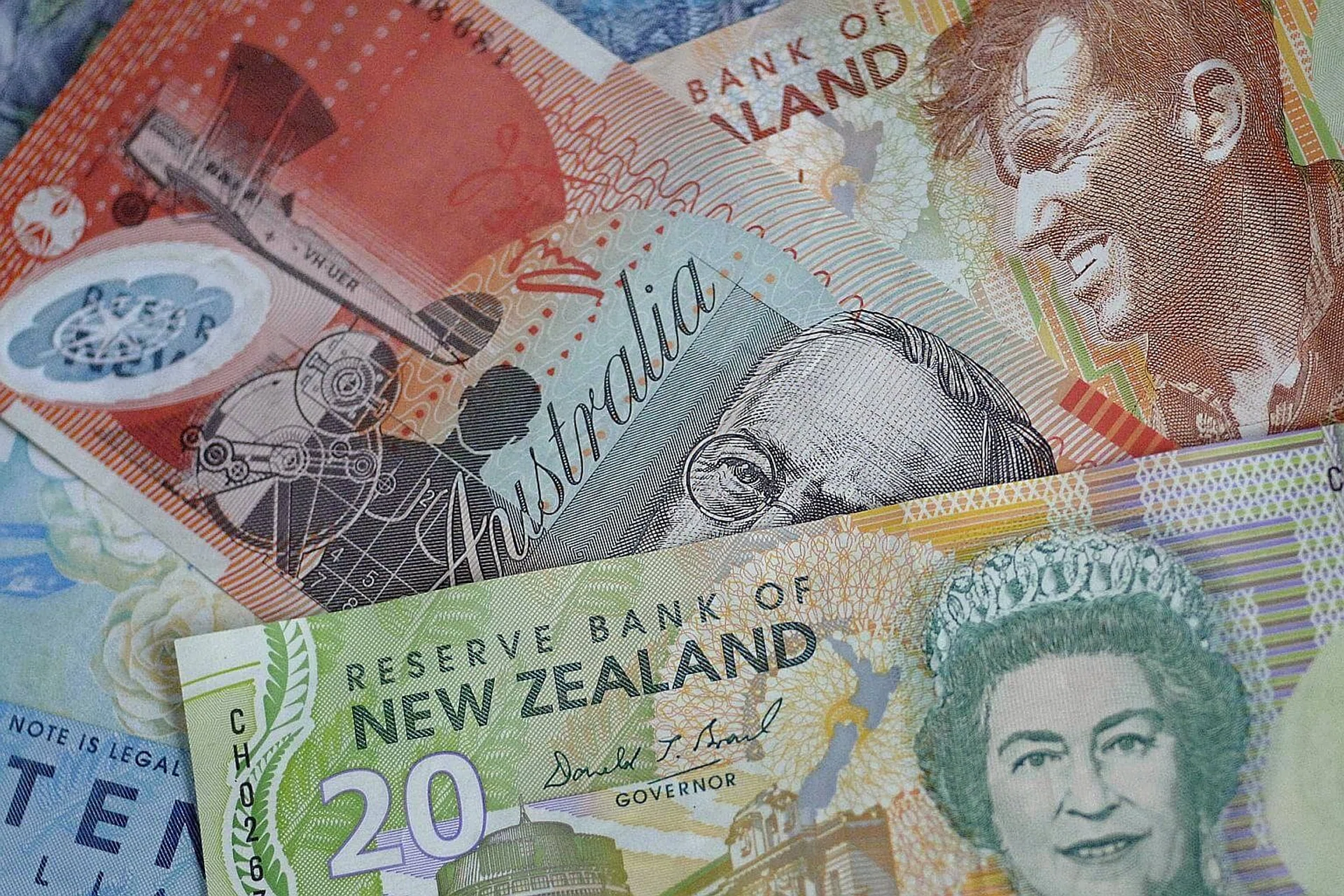 Australia dollar gets helping hand from domestic data, NZ$ slips - The ...