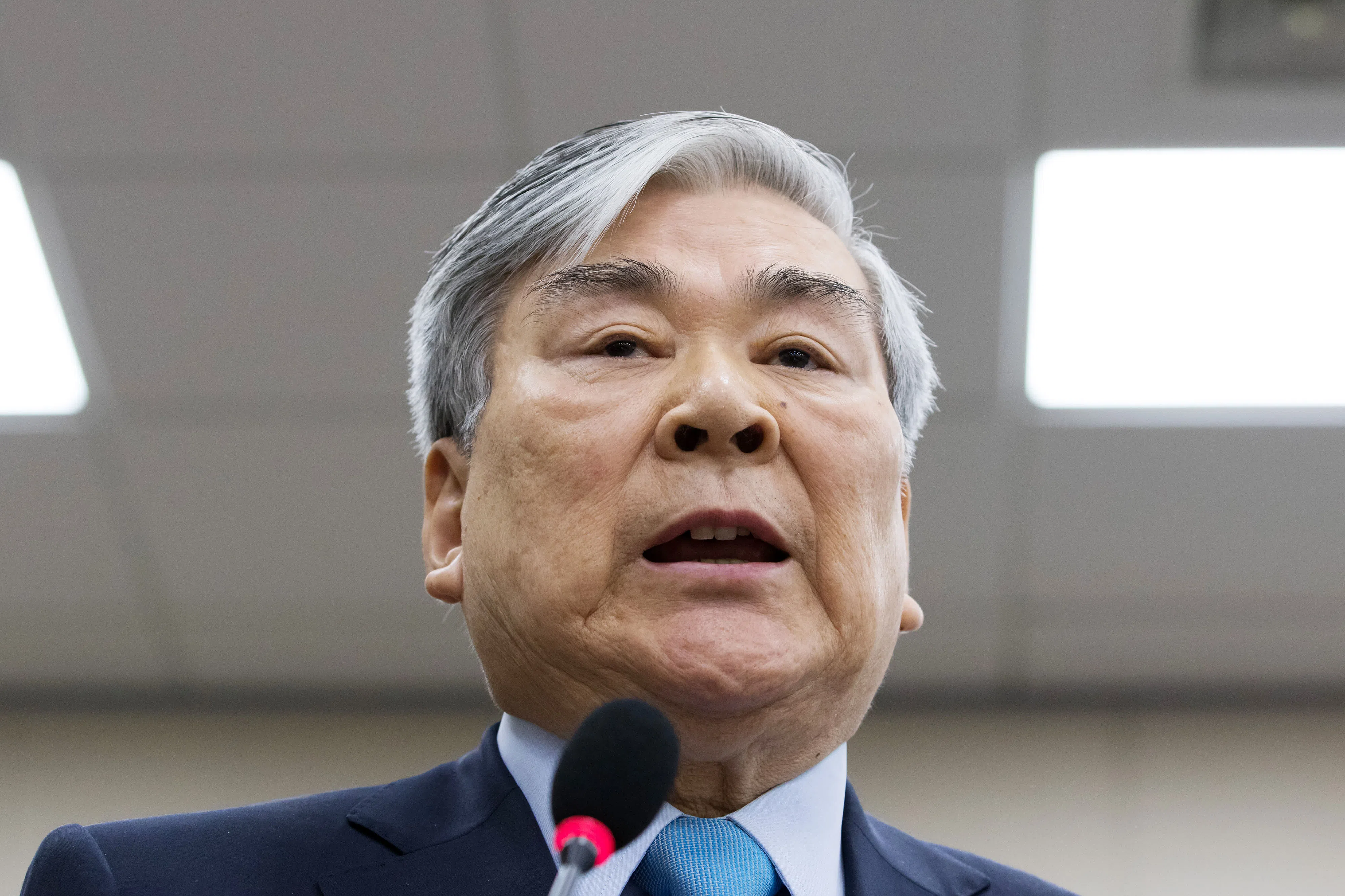 Hanjin Group CEO apologises for shipping chaos - The Business Times