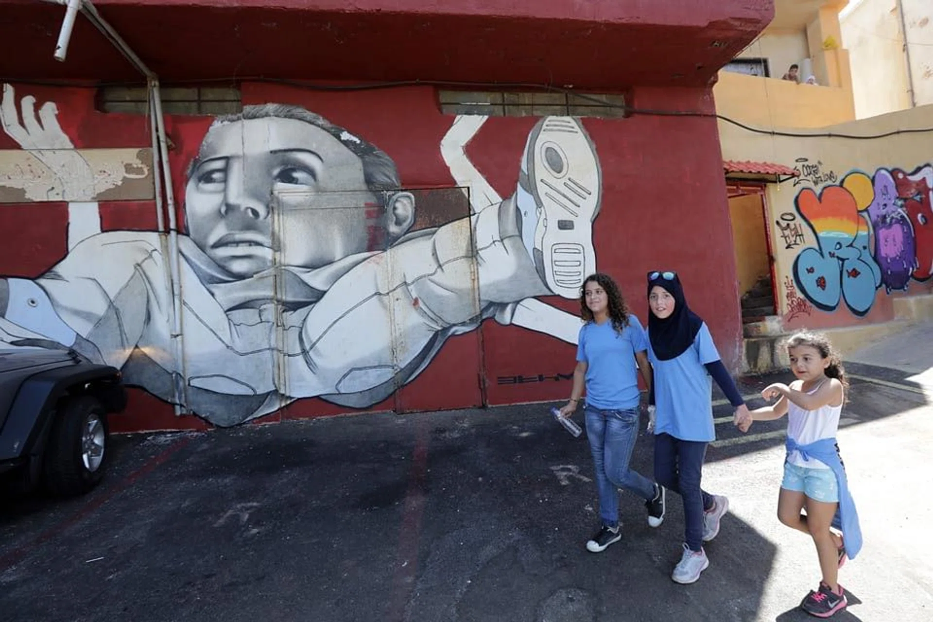 Street art brings colour and joy to Beirut slum - The Business Times