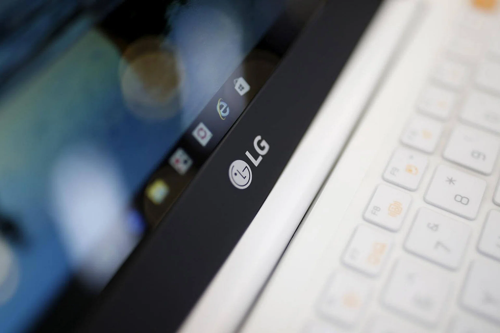 South Korea approves LG Display's plan to build Oled factory in China ...