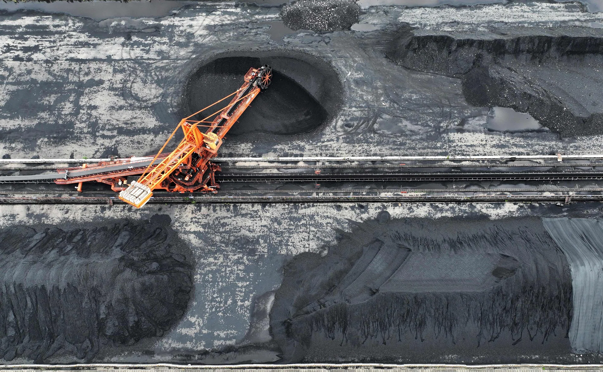 Coking coal slumps as talks on Australia-China trade rift loom - The ...