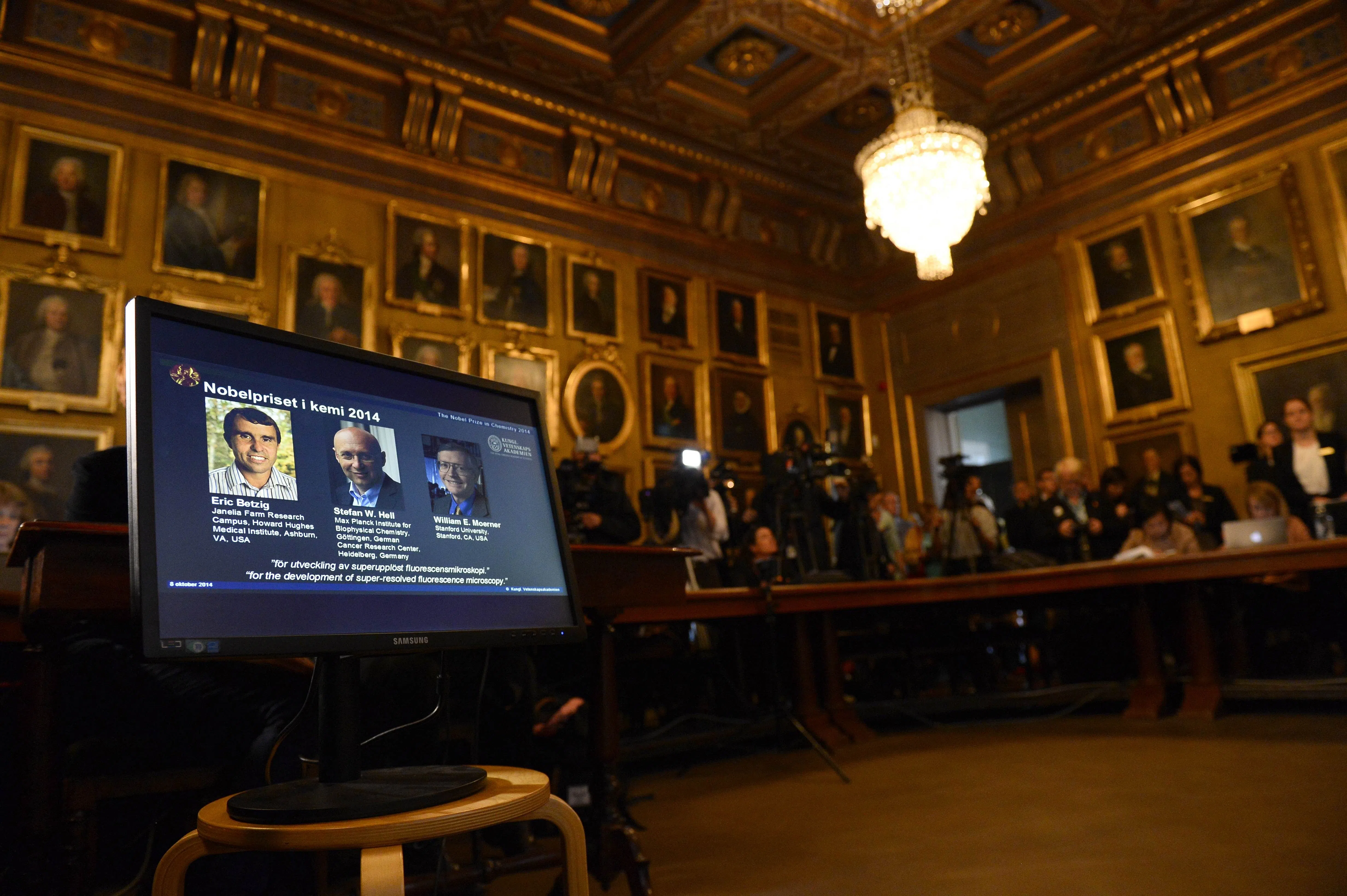 Super-microscope earns trio Nobel chemistry prize