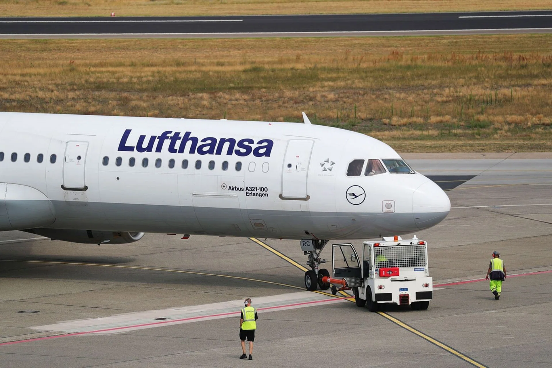 German cabin crew union threatens Lufthansa strikes after 'failed ...