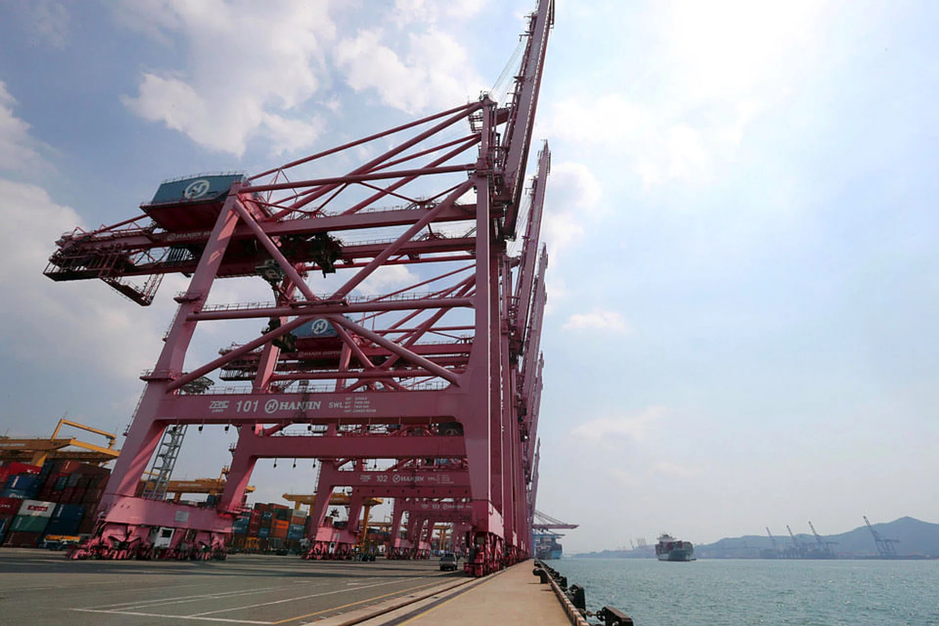 Once-busy docks in Busan idled by Hanjin - The Business Times