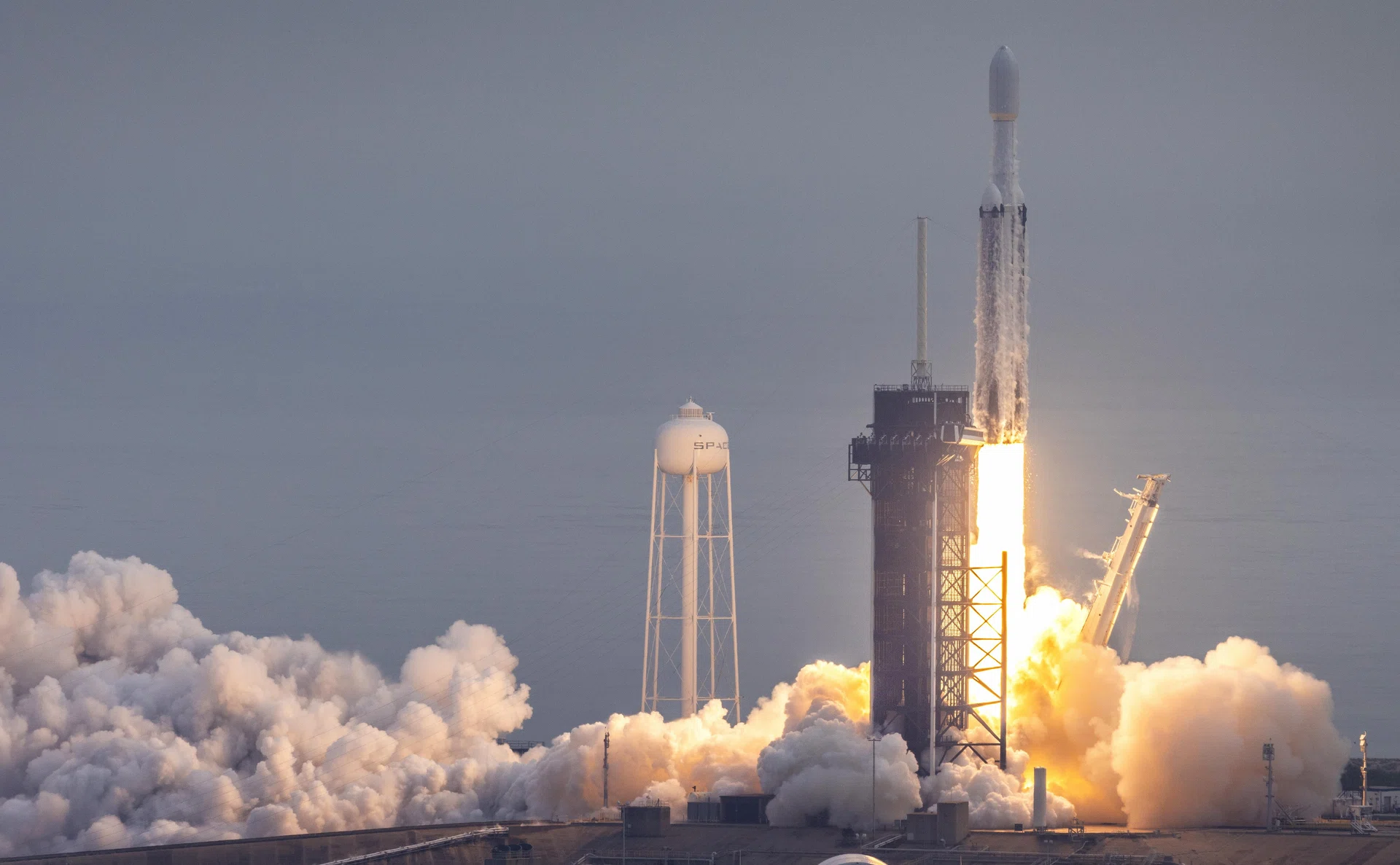Nasa launches spacecraft to explore metal-rich asteroid Psyche - The ...