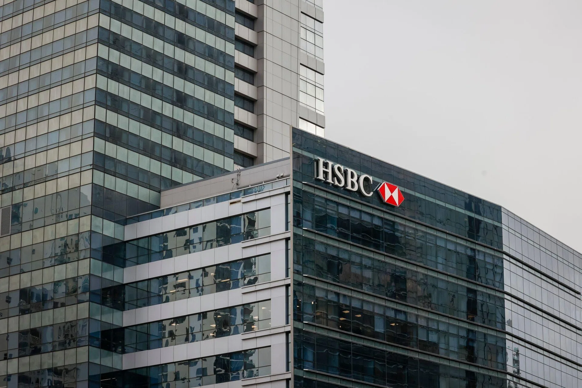 HSBC apologises as thousands of UK customers locked out of digital ...