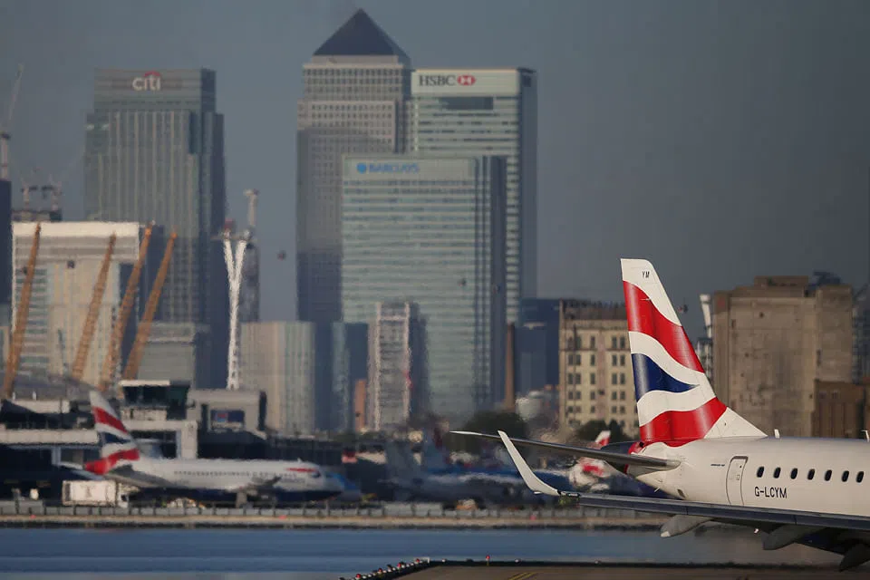EC sends stark warning to airlines on post-Brexit flying - The Business ...