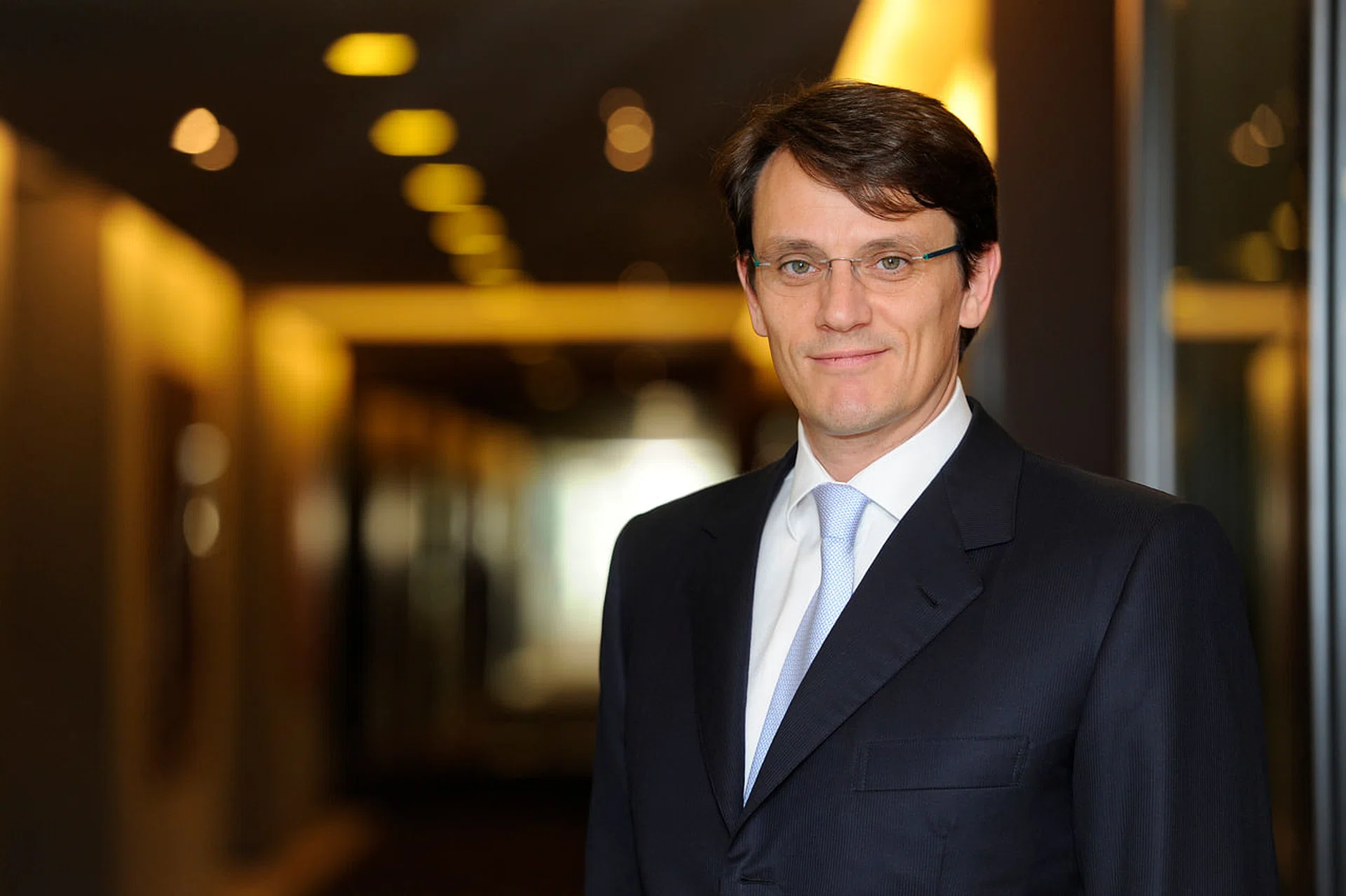 Deutsche Bank vows more wealth management hires to reverse flows - The ...