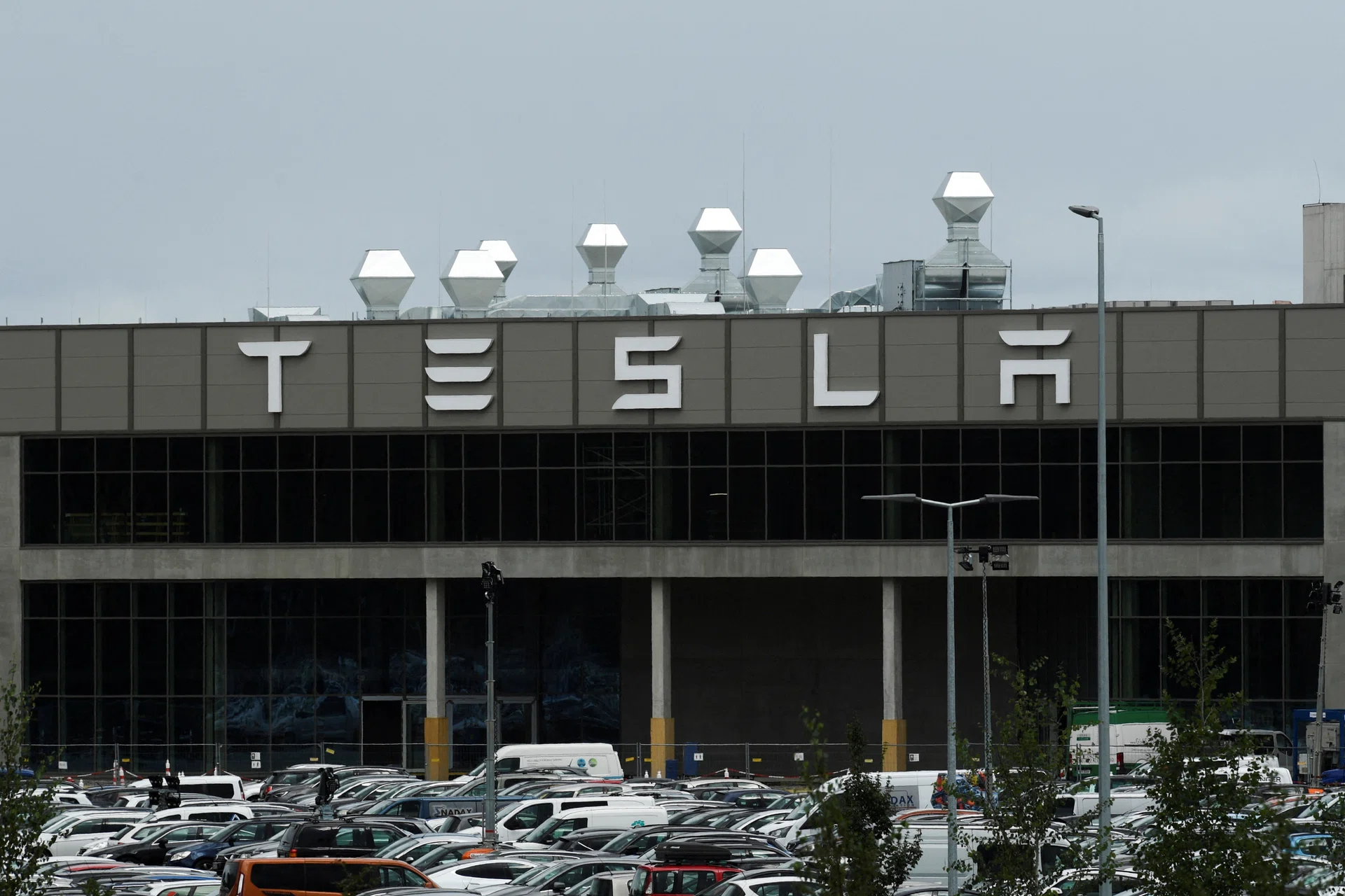 Tesla lays out steps to building Europe's biggest car plant - The ...