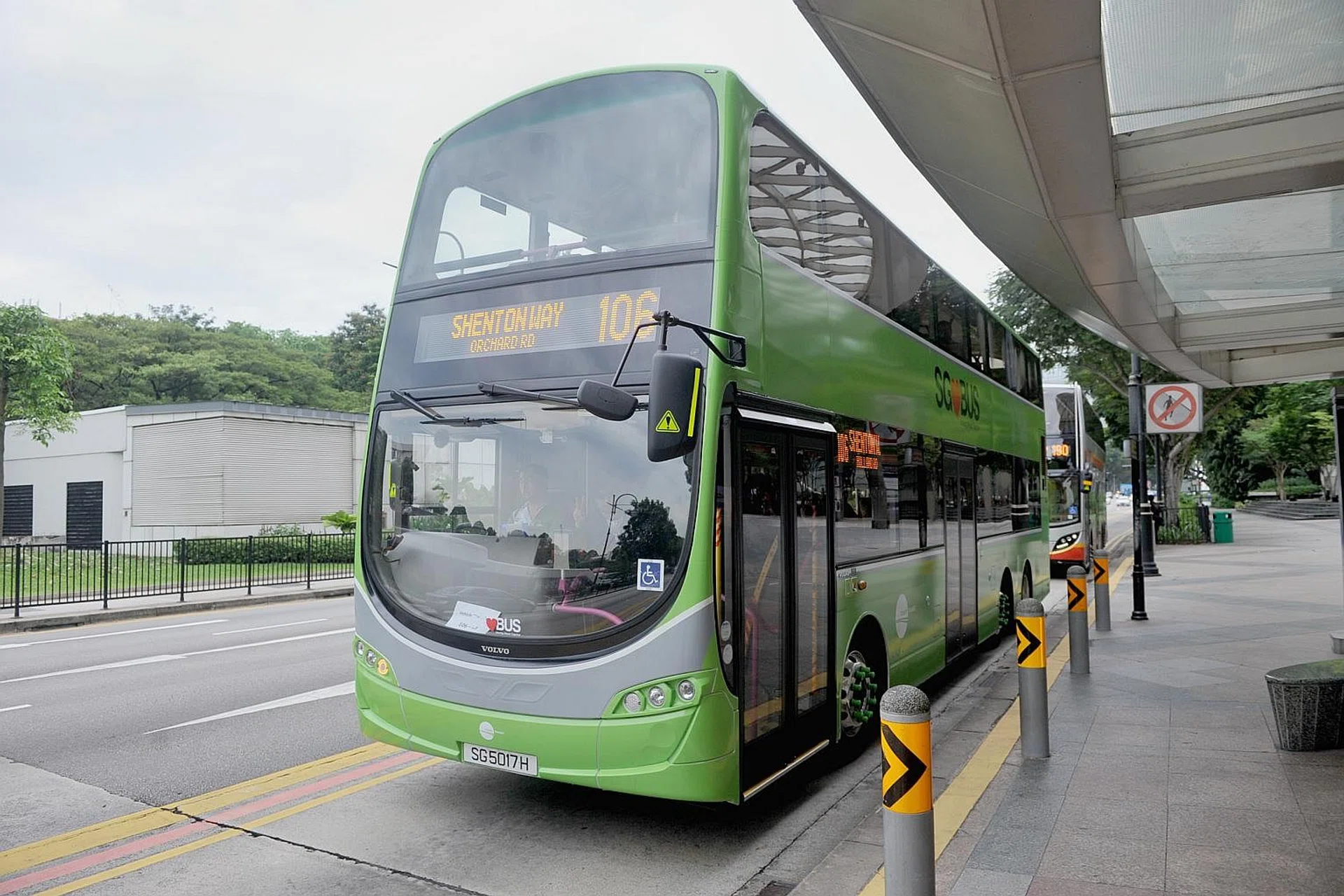 LTA calls tender for third bus package - The Business Times