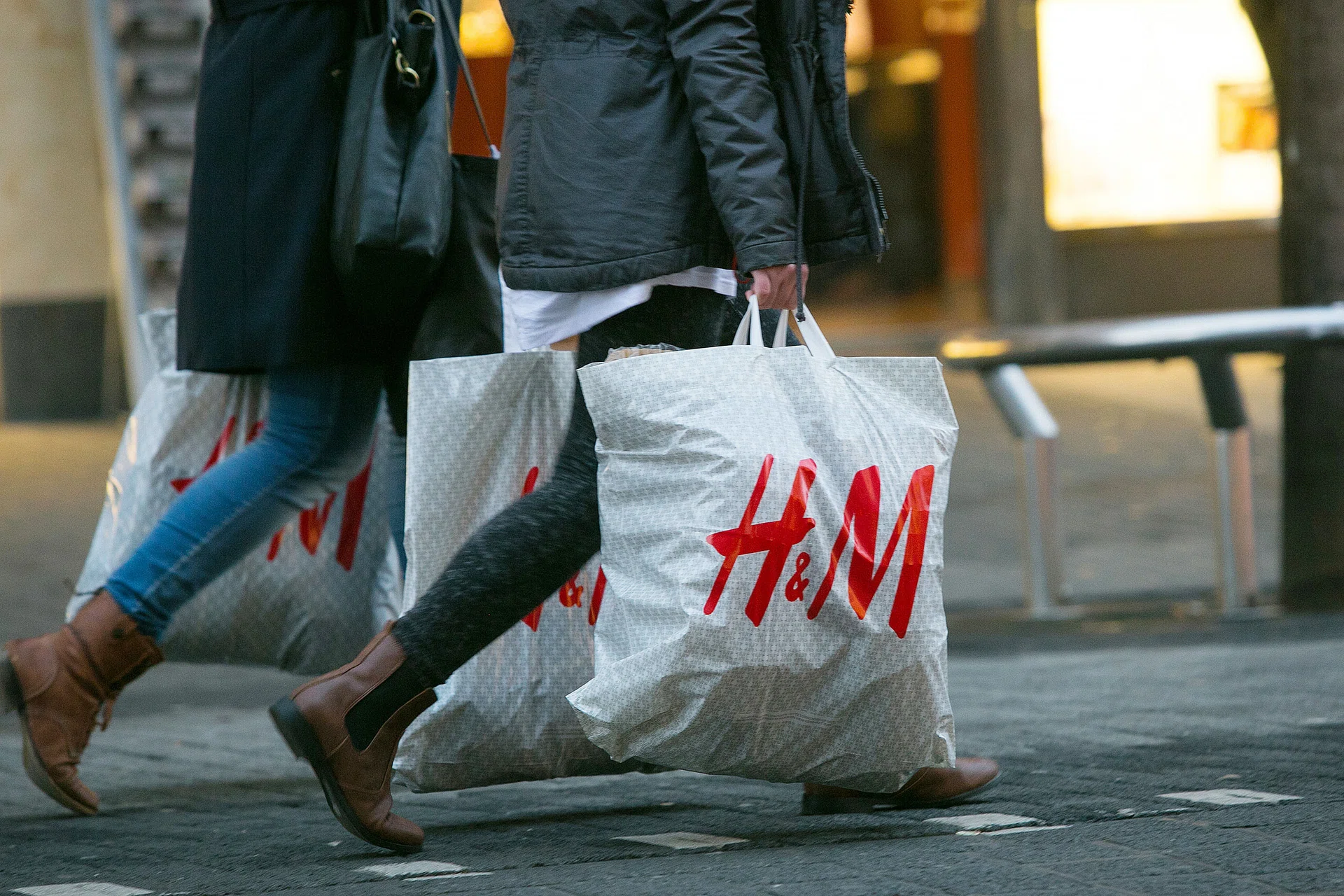 Consumer comfort in US declines for fifth week on finances - The ...