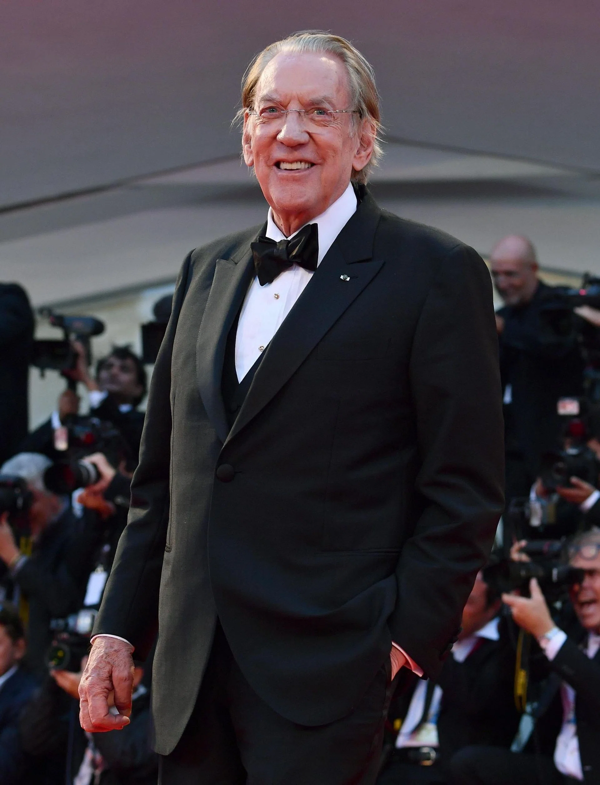 Donald Sutherland to receive honorary Oscar - The Business Times