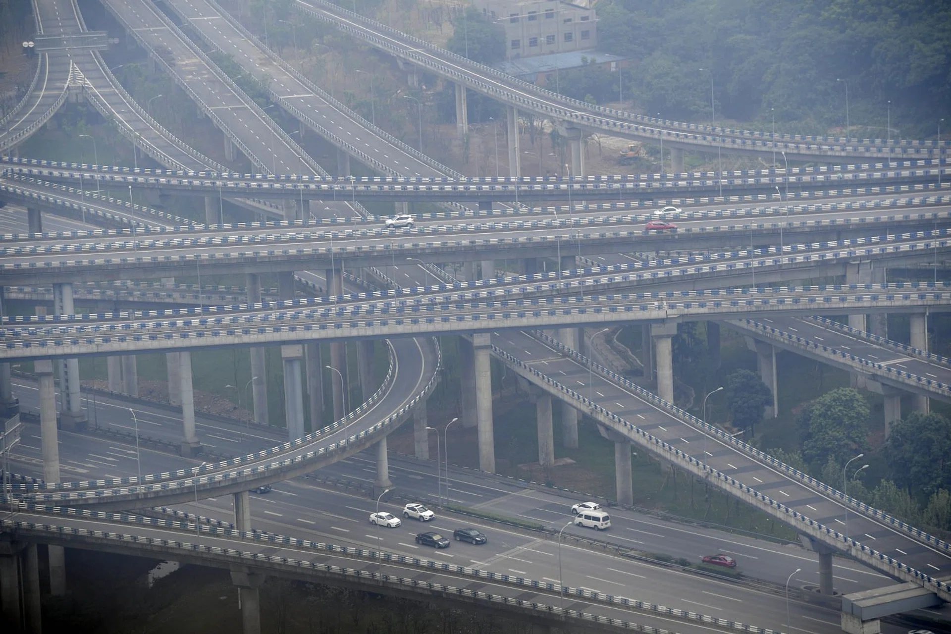 Drivers bewildered by twisting Chinese interchange - The Business Times