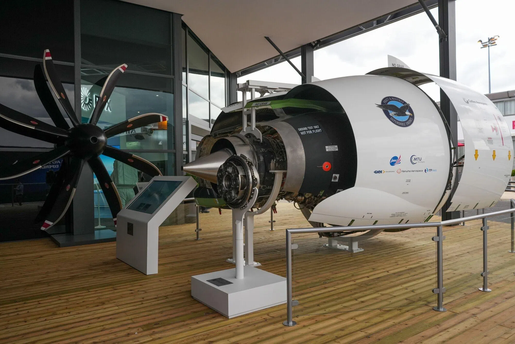 Paris Air Show: 'Progress' in supply chain as jet orders rack up - The ...