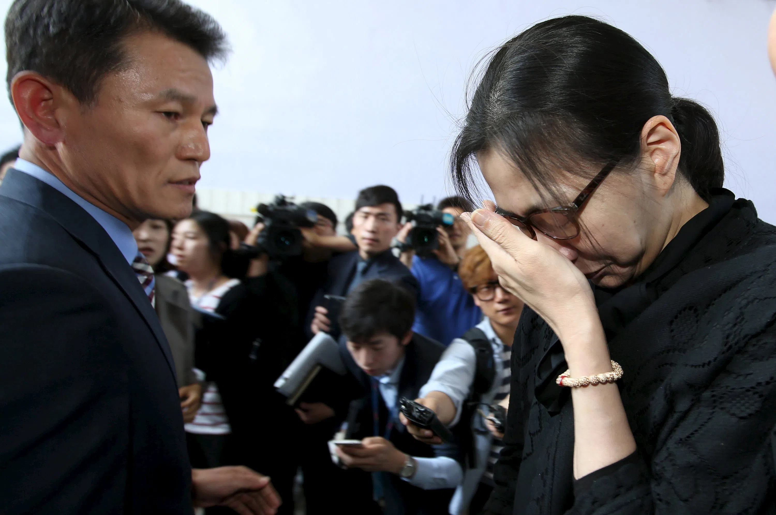 Korean Air 'nut rage' victim sues in New York court - The Business Times