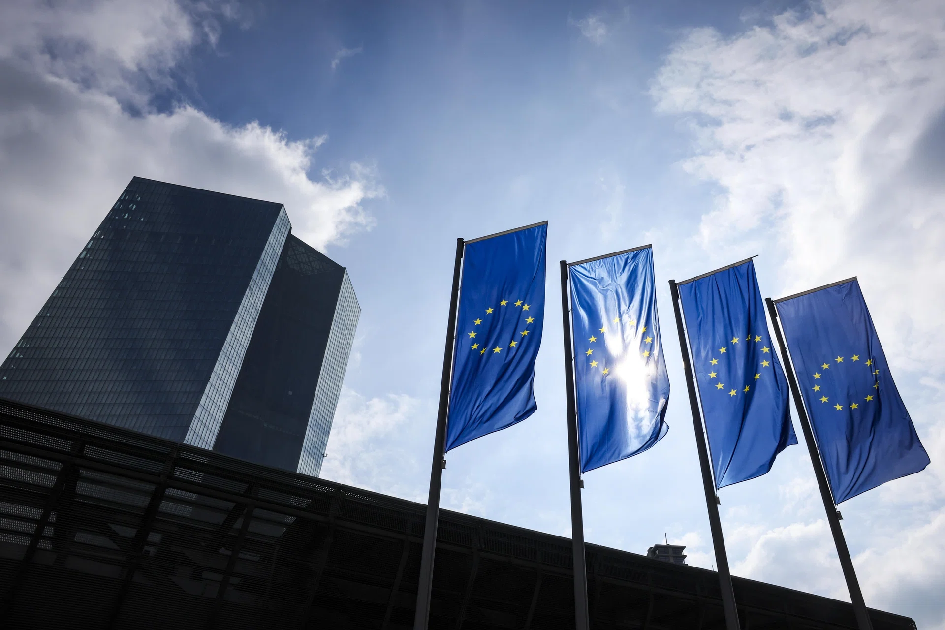 ECB to wean banks off free cash at gentlest pace - The Business Times