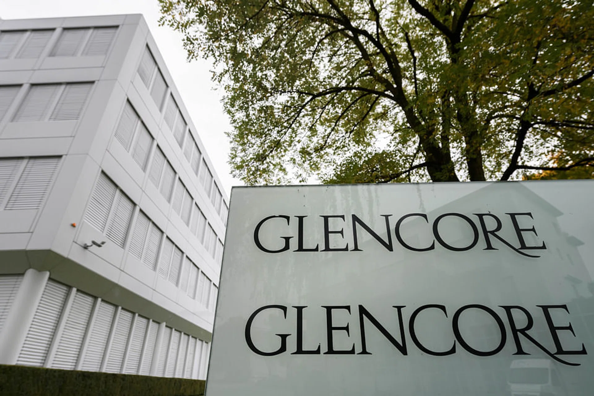 Zinc surges as Glencore slashes output - The Business Times