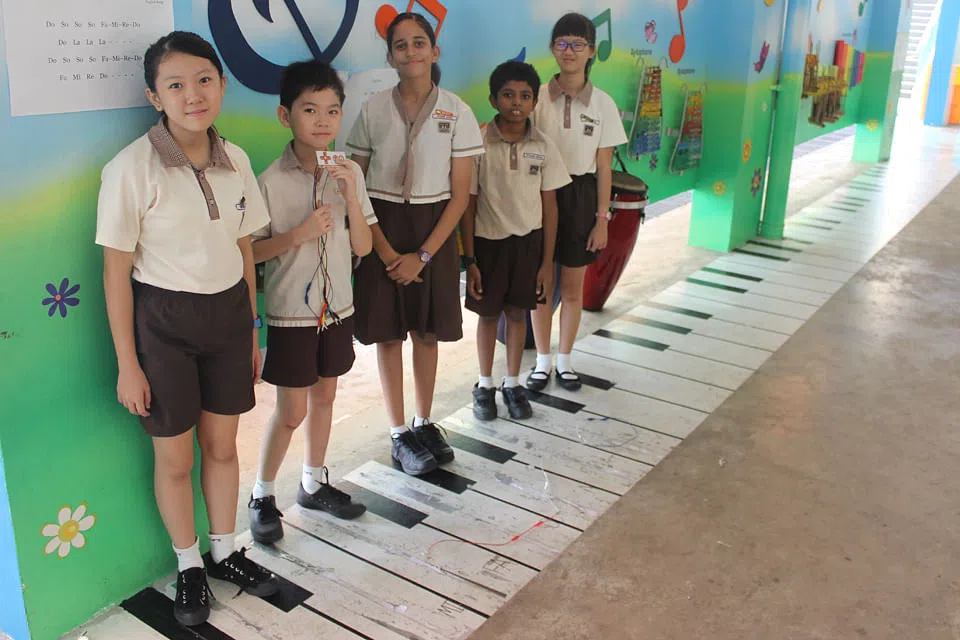 Fuhua pupils turn painting into real life