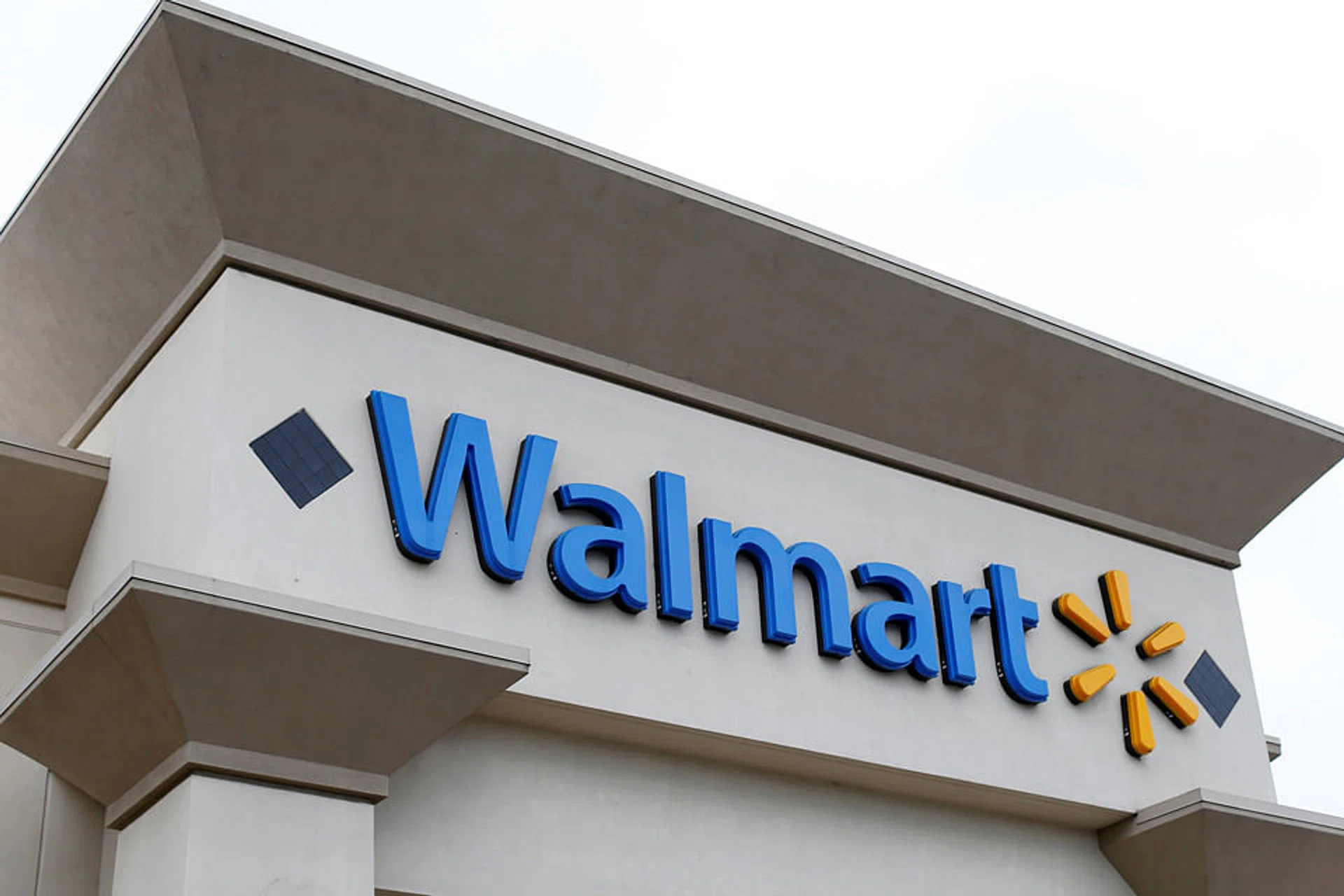 Walmart revamps website to draw urban shoppers - The Business Times