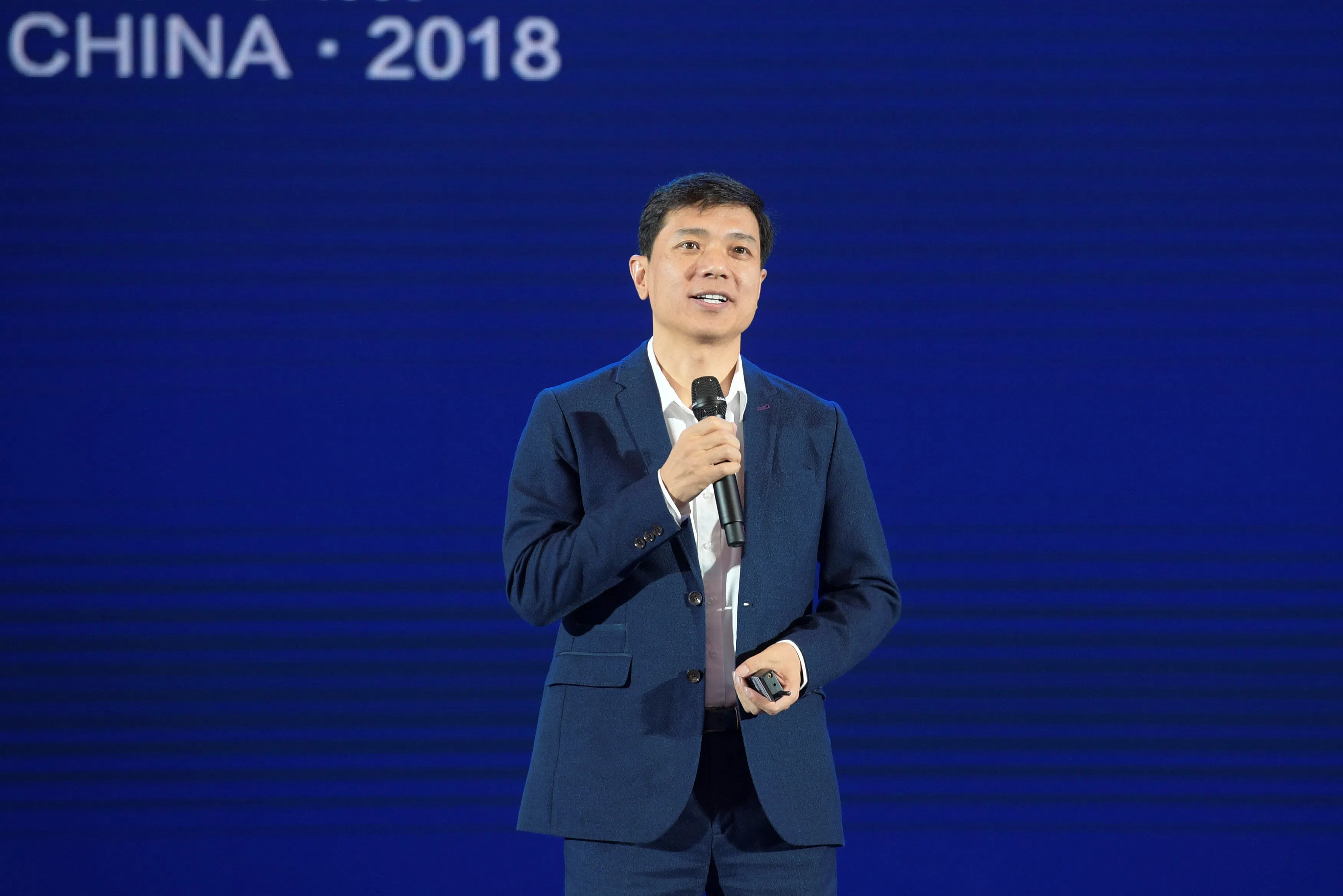 Baidu's billionaire CEO declares he can beat Google again