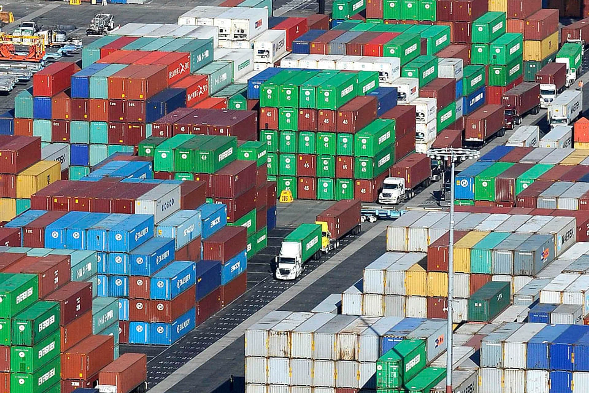 Freight backlog in major western US ports worsens - The Business Times