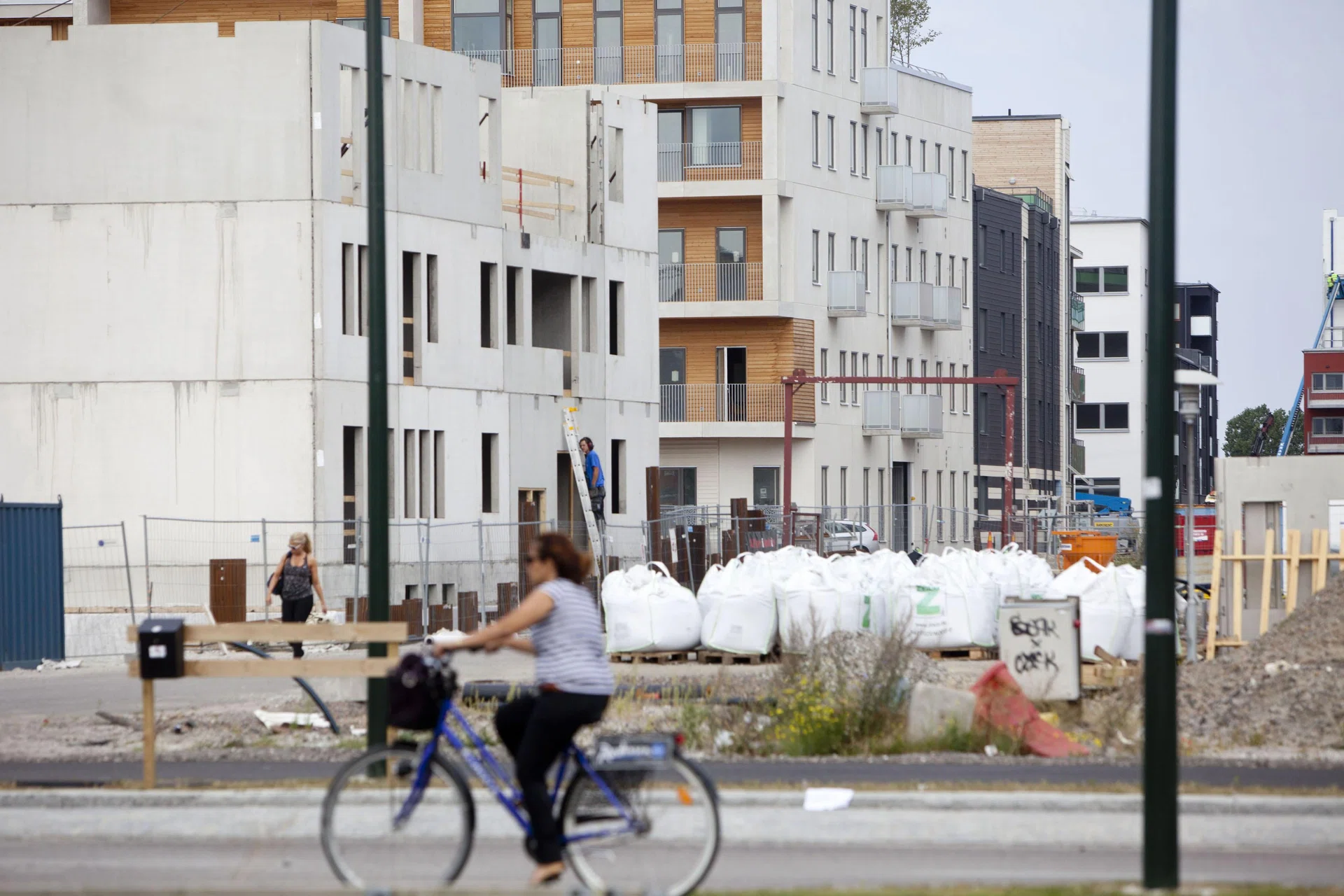 Swedes turn more upbeat on housing with rate cuts on horizon - The ...