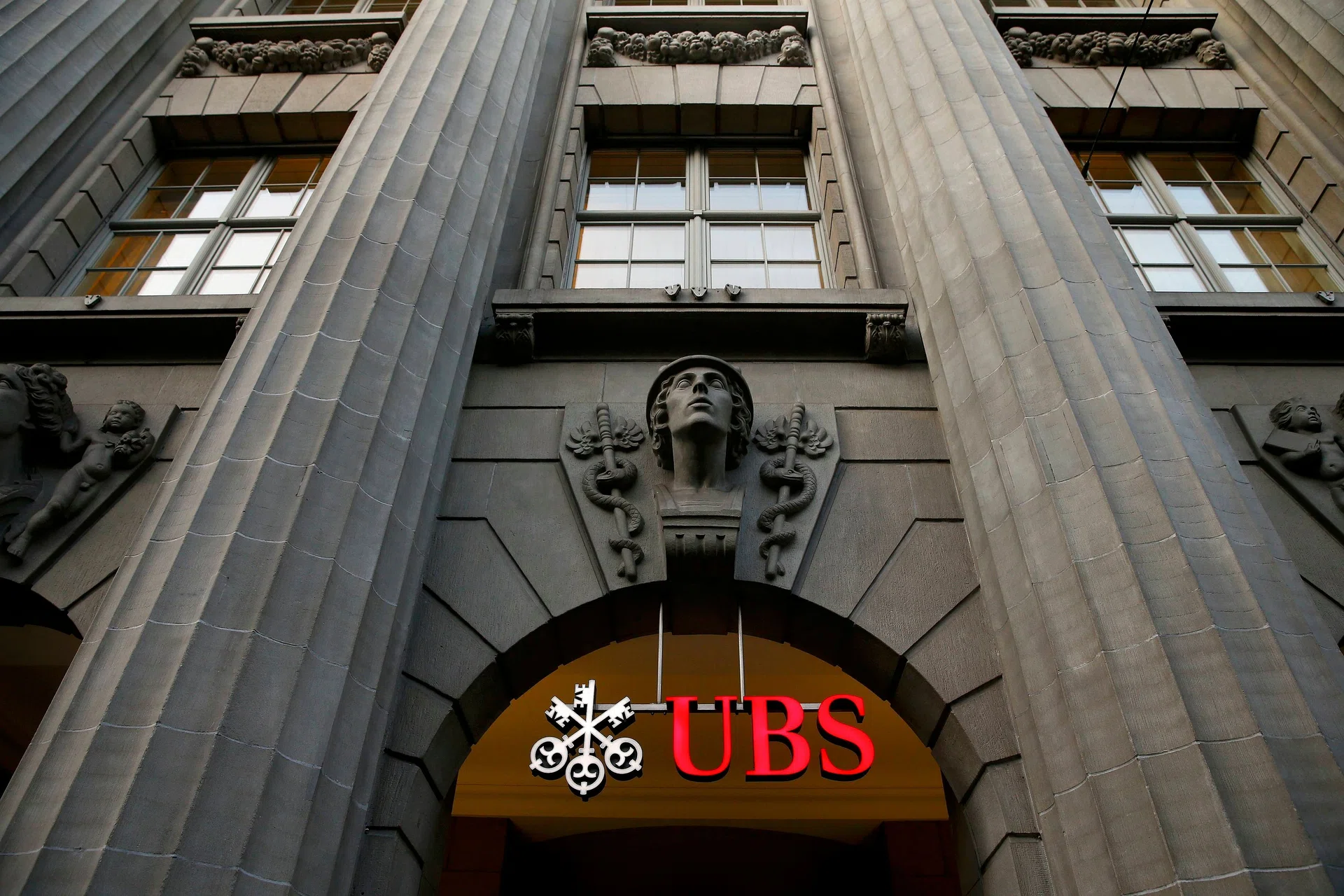 UBS gave out 'instruction manual on fixing Libor,' Hayes said - The ...