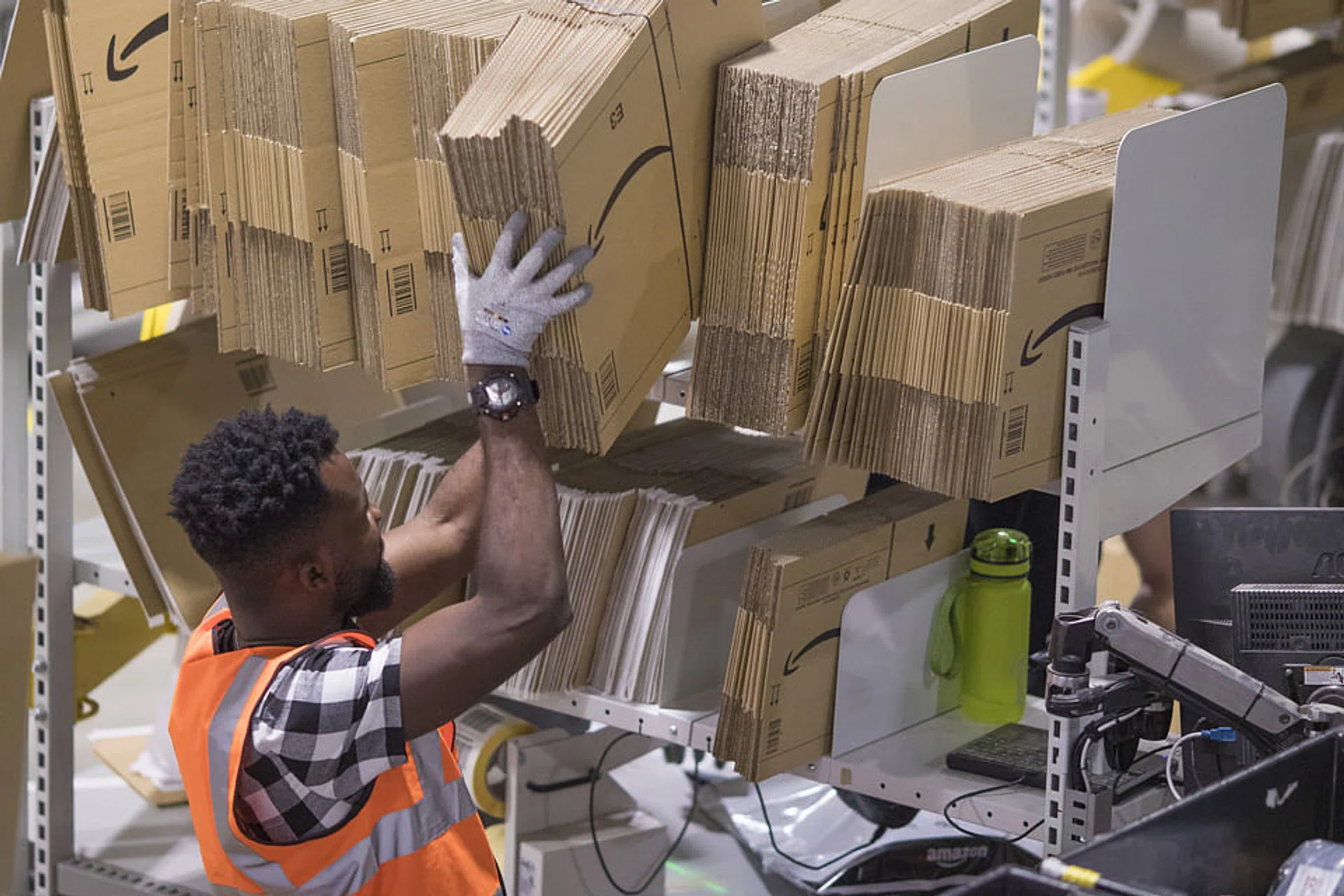 Amazon's July sales blitz could hurt competitors - The Business Times