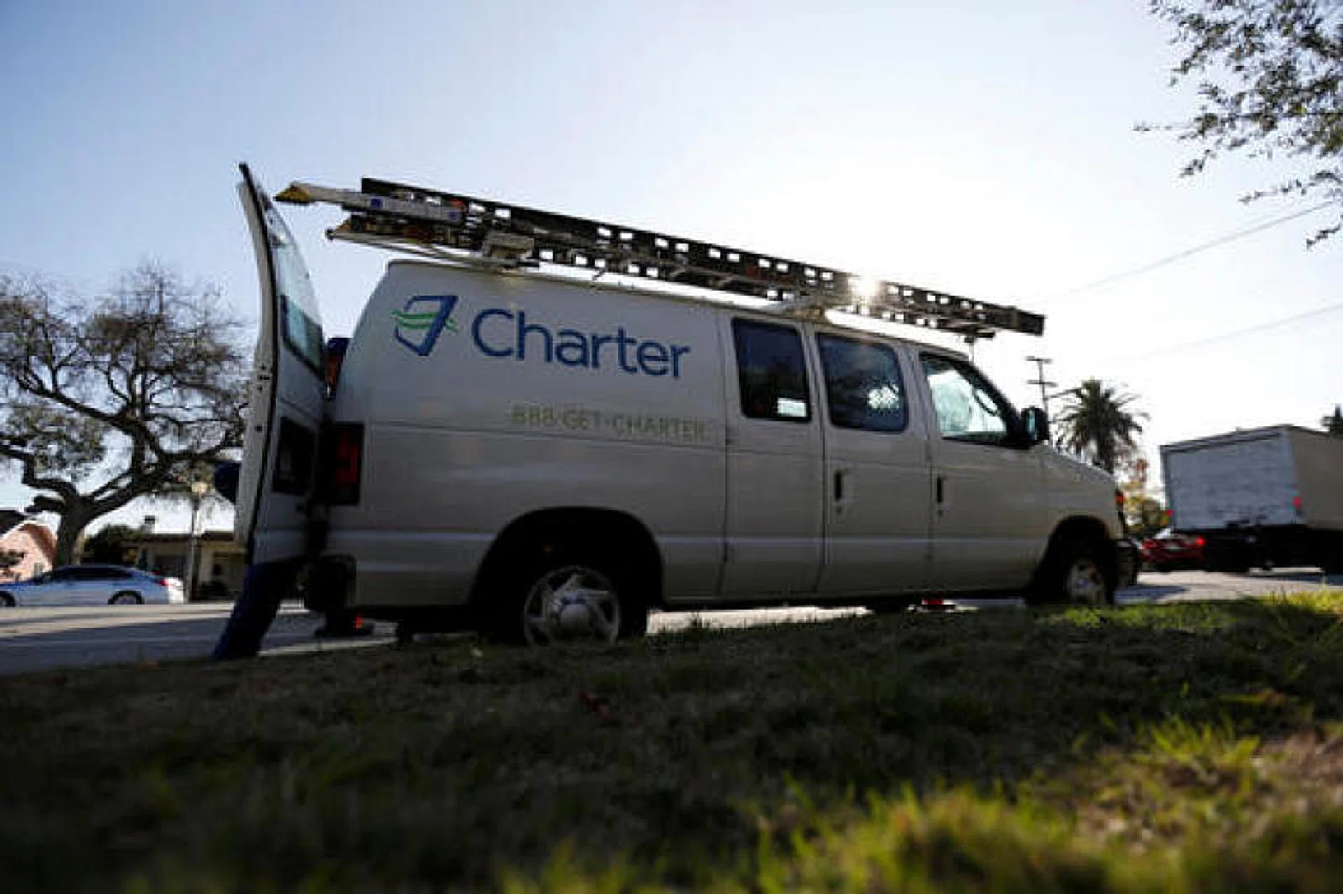 Sprint said in talks with Charter, Comcast on wireless deal - The ...