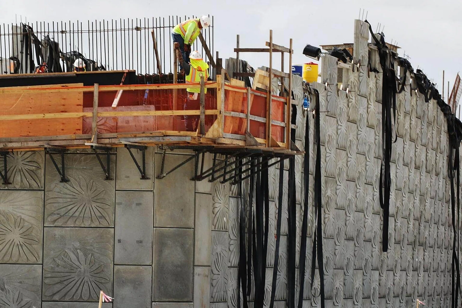 Builders slump as US housing market shifts to the slow lane - The ...