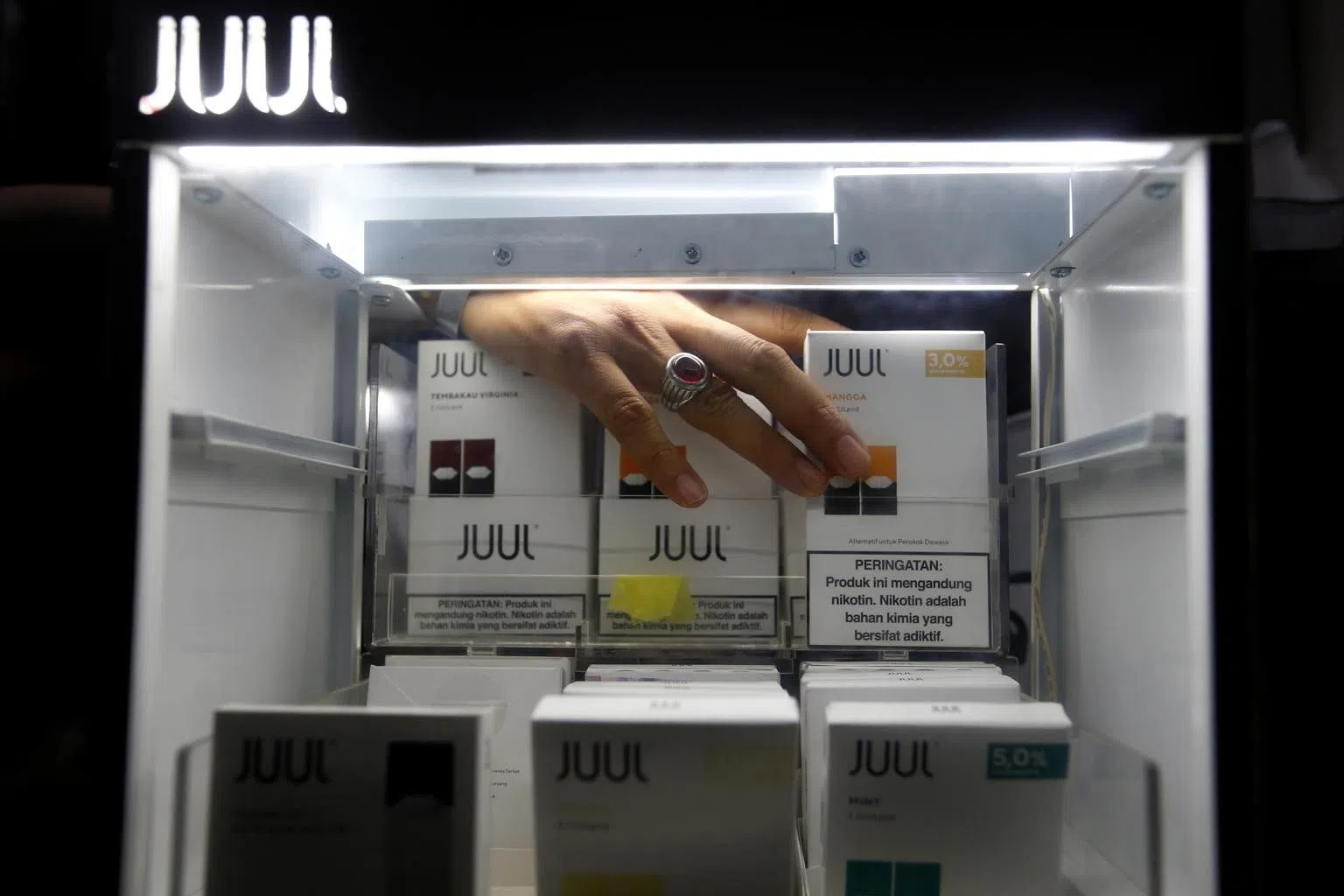 Juul adds former Canadian health minister to e-cig giant's board - The ...