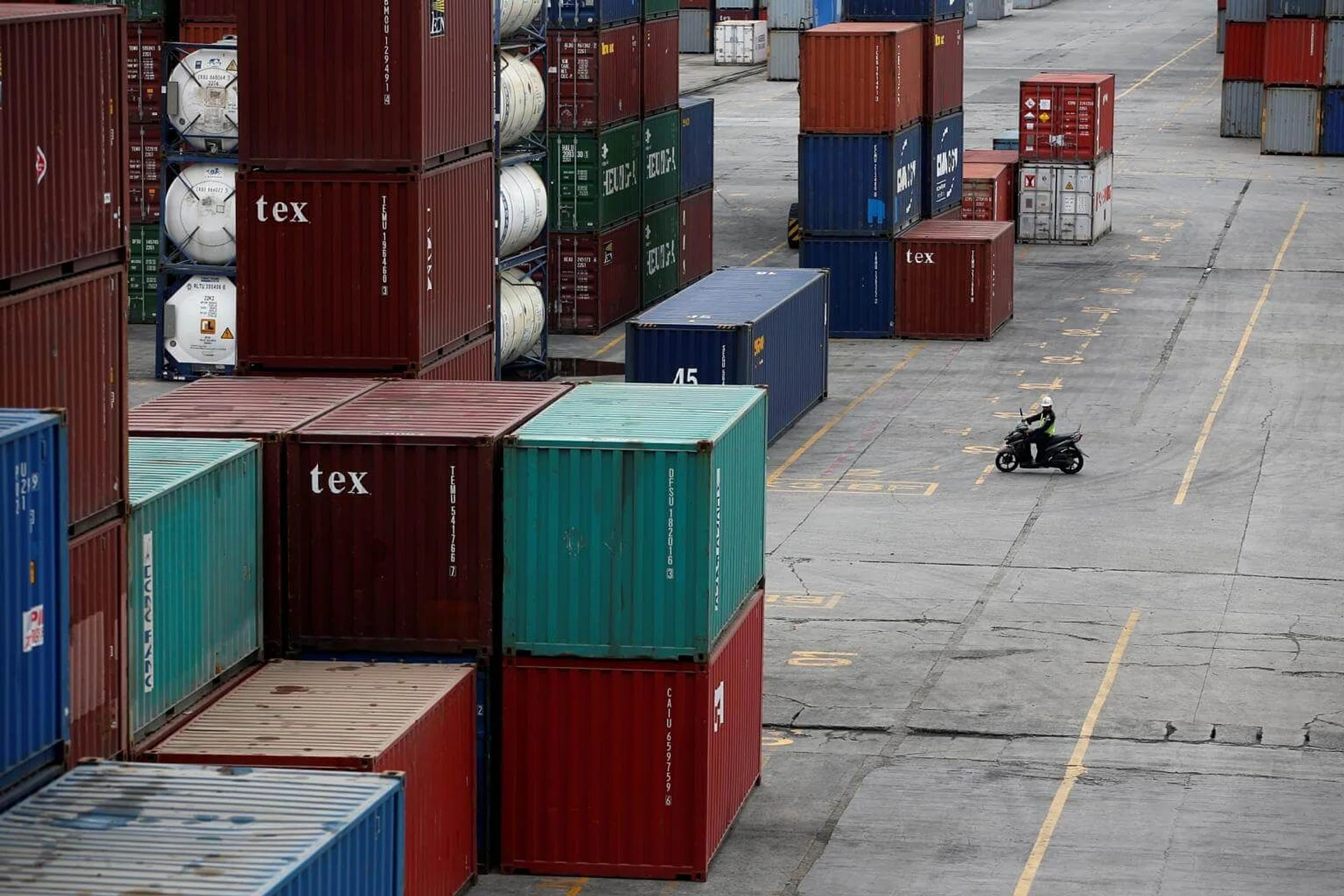 Indonesia posts widest ever trade deficit in April - The Business Times