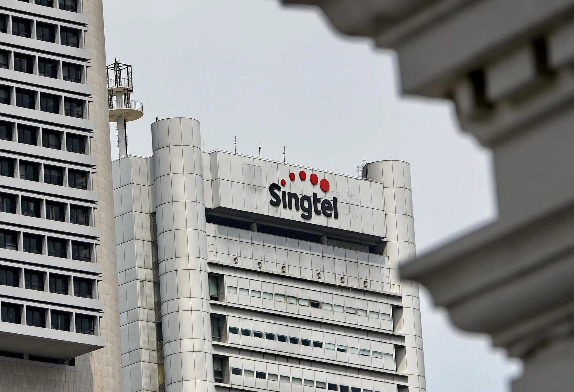 Stocks to watch: Singtel, Epicentre, Sin Heng Heavy Machinery - The ...