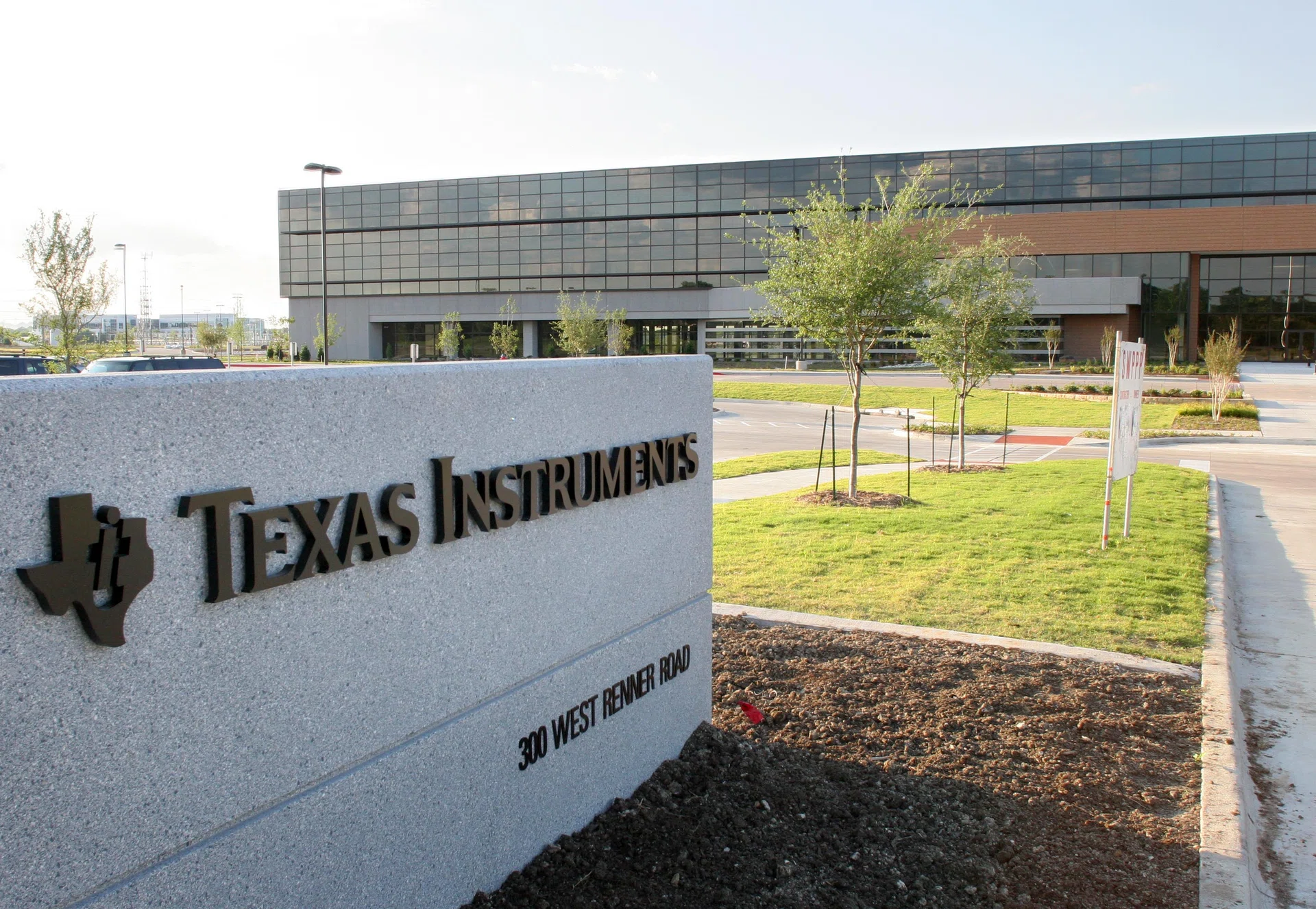 Texas Instruments’ sales drop for the first time since 2020 - The ...